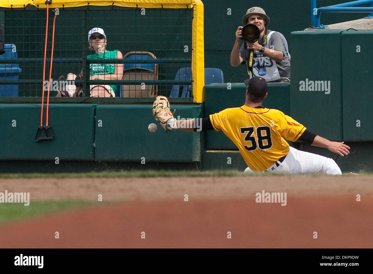 June 16, 2009 - Omaha, NE, U.S - June 16, 2009: Southern Miss' Joey ...