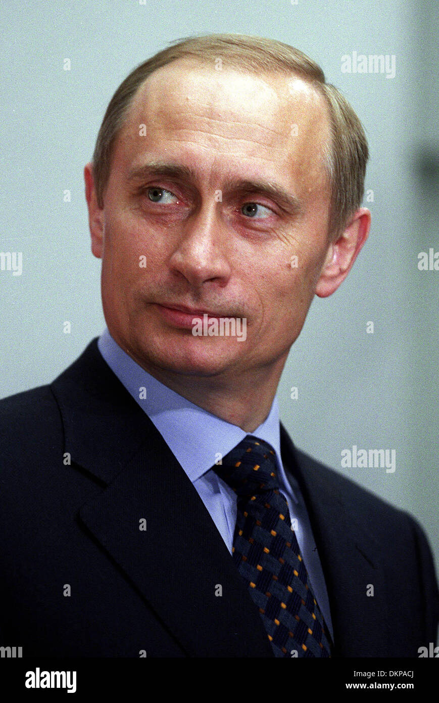 Vladimir putin 2000 hi-res stock photography and images - Alamy