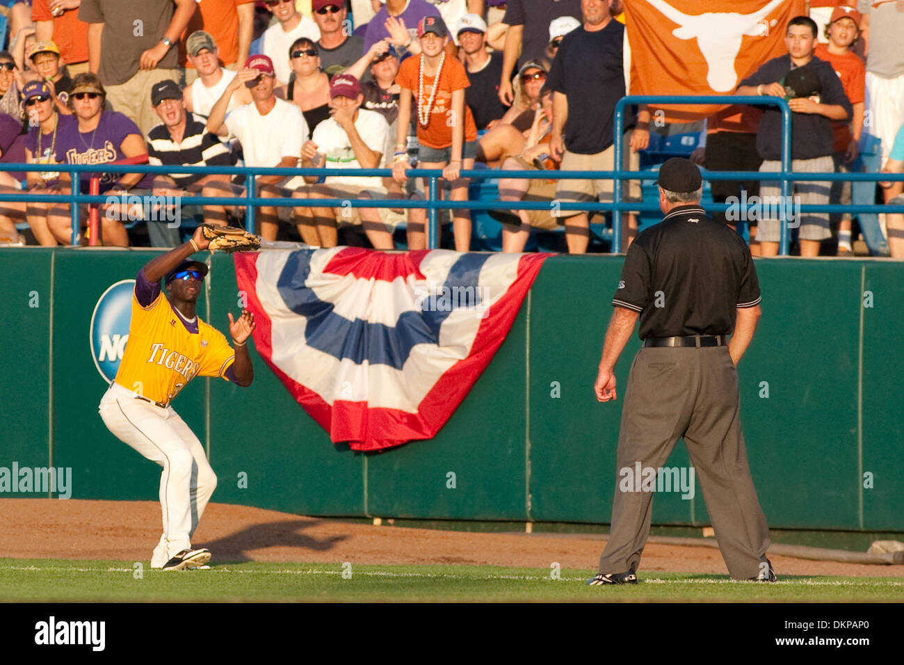 June 24, 2009 - Omaha, NE, U.S - 24 June 2009: LSU's Jared Mitchell #3 ...