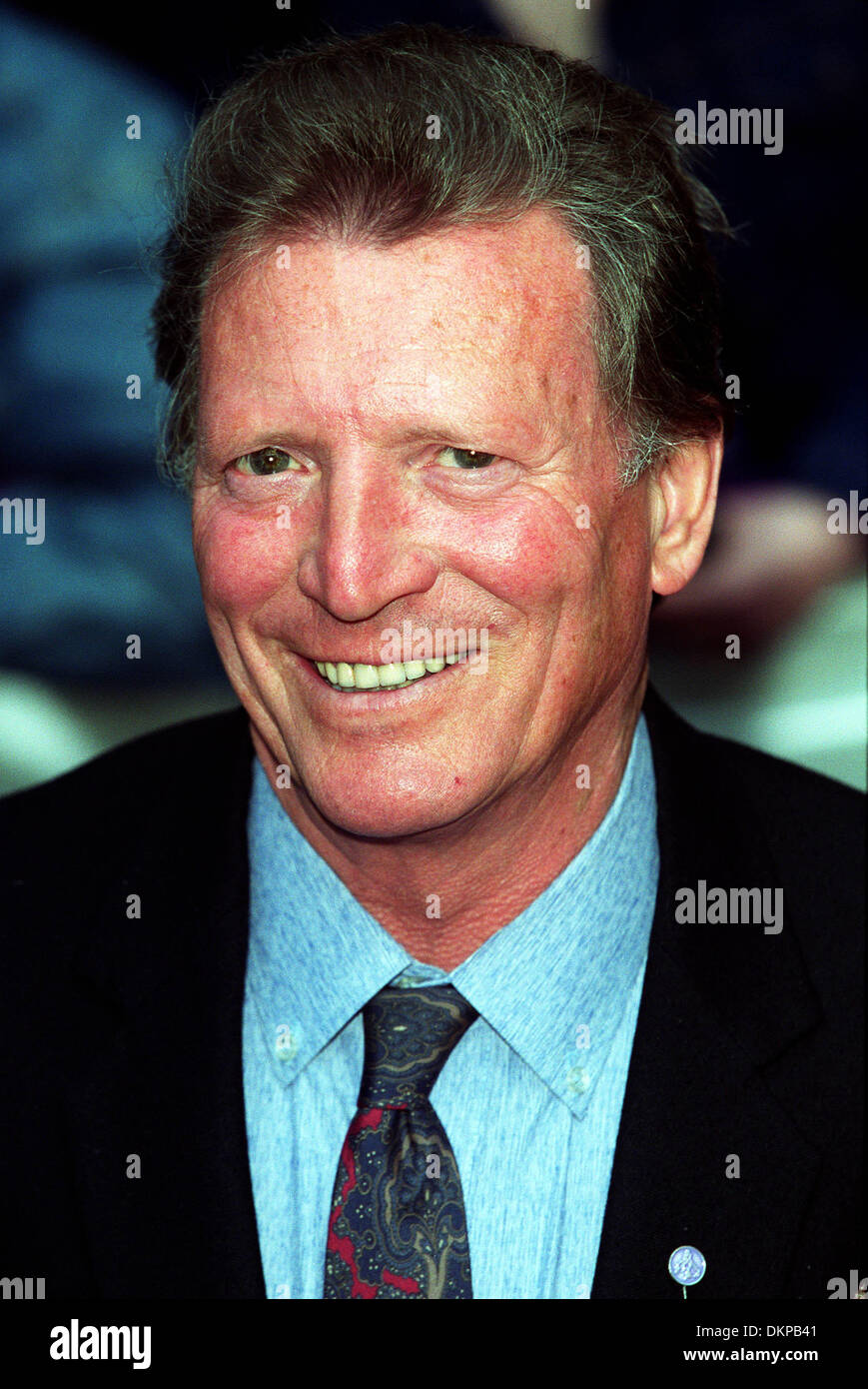 Actor johnny briggs hi-res stock photography and images - Alamy