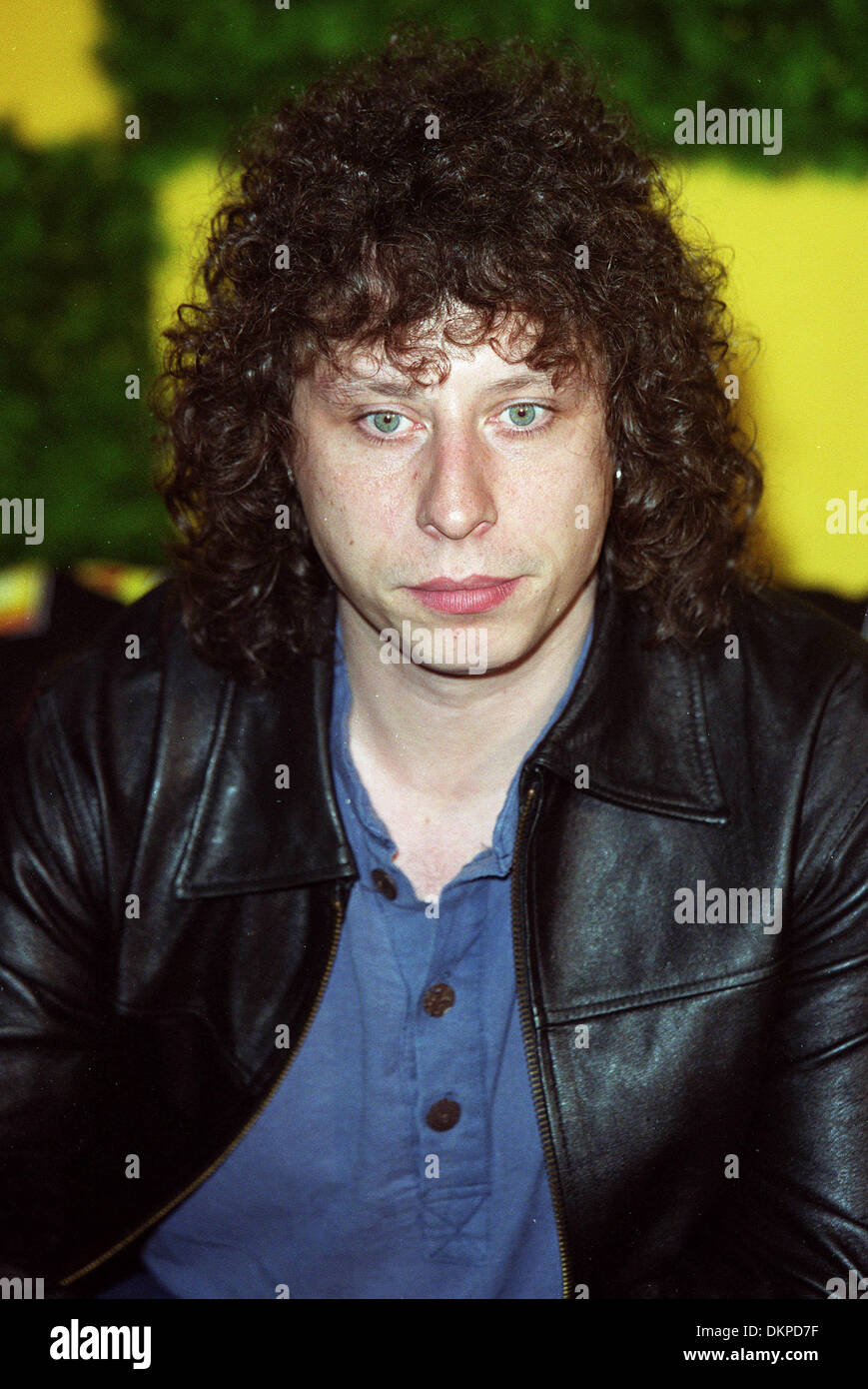 STUART CABLE.DRUMMER ''STEREOPHONICS''.KINROSS, SCOTLAND.07/07/2001 ...