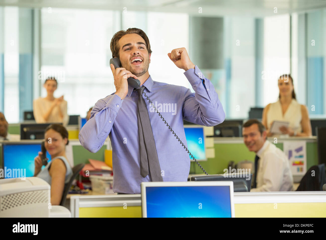 Man cheering for woman hi-res stock photography and images - Alamy