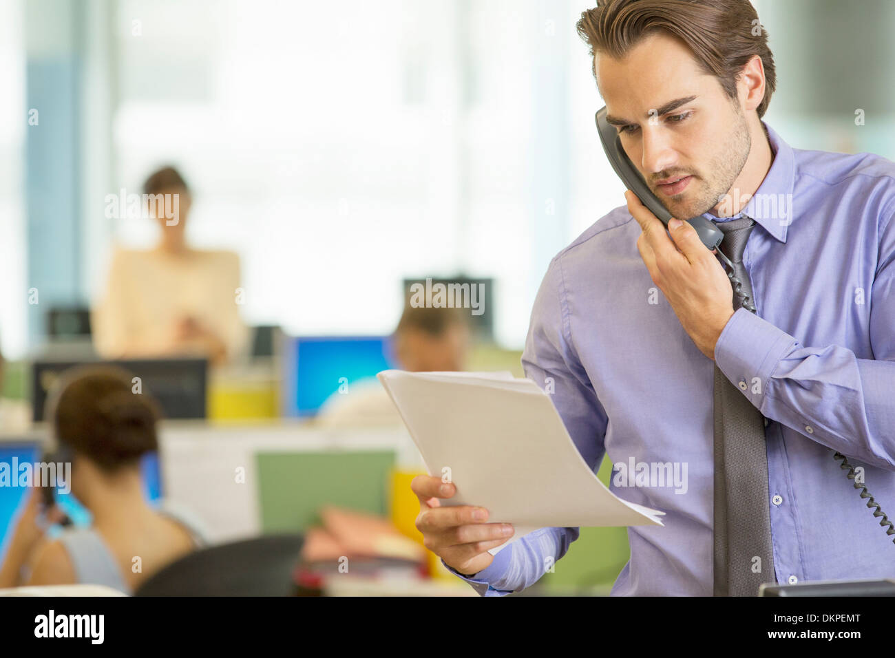 Office reading hi-res stock photography and images - Alamy