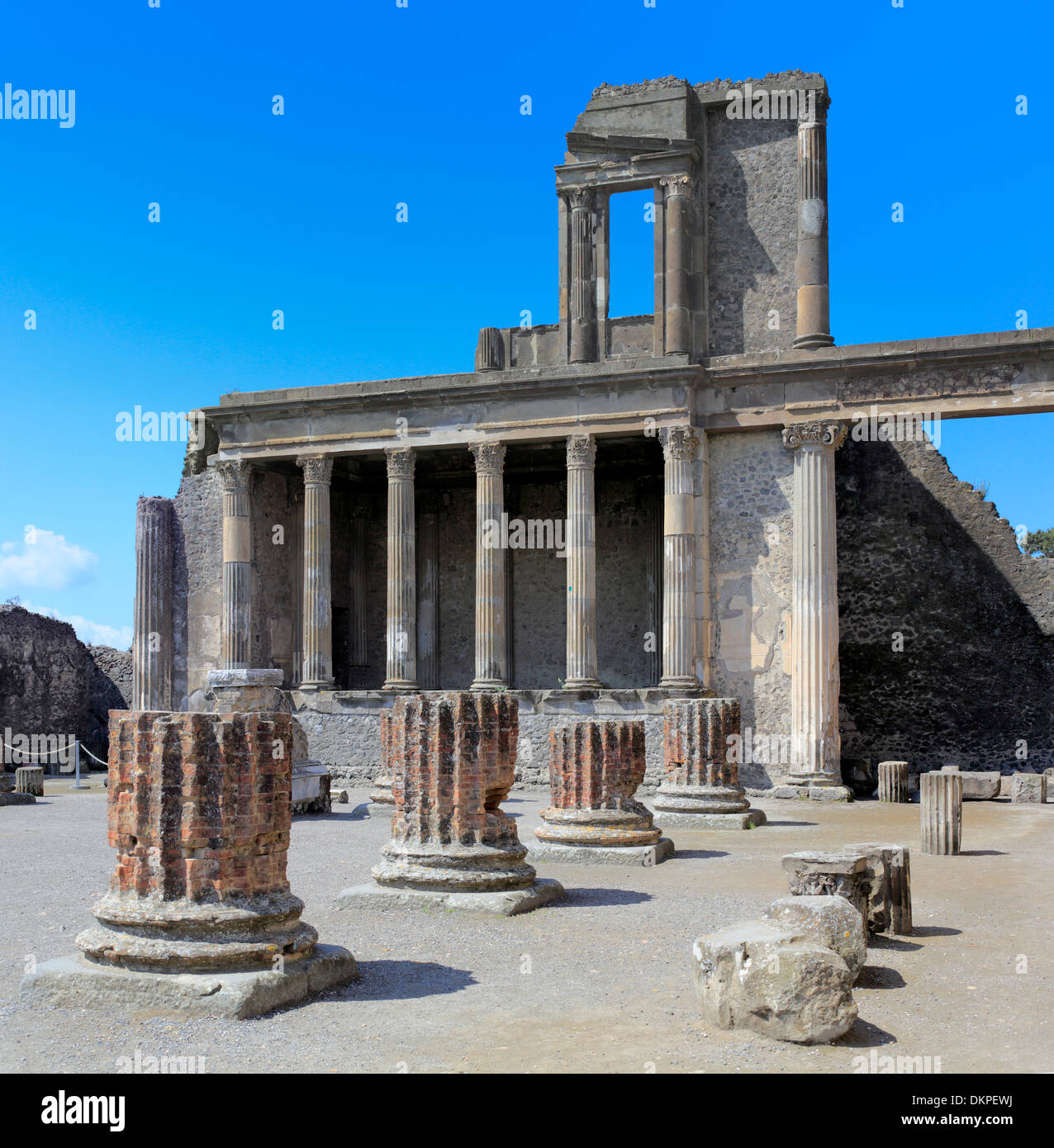 Roman basilica pompeii hi-res stock photography and images - Alamy