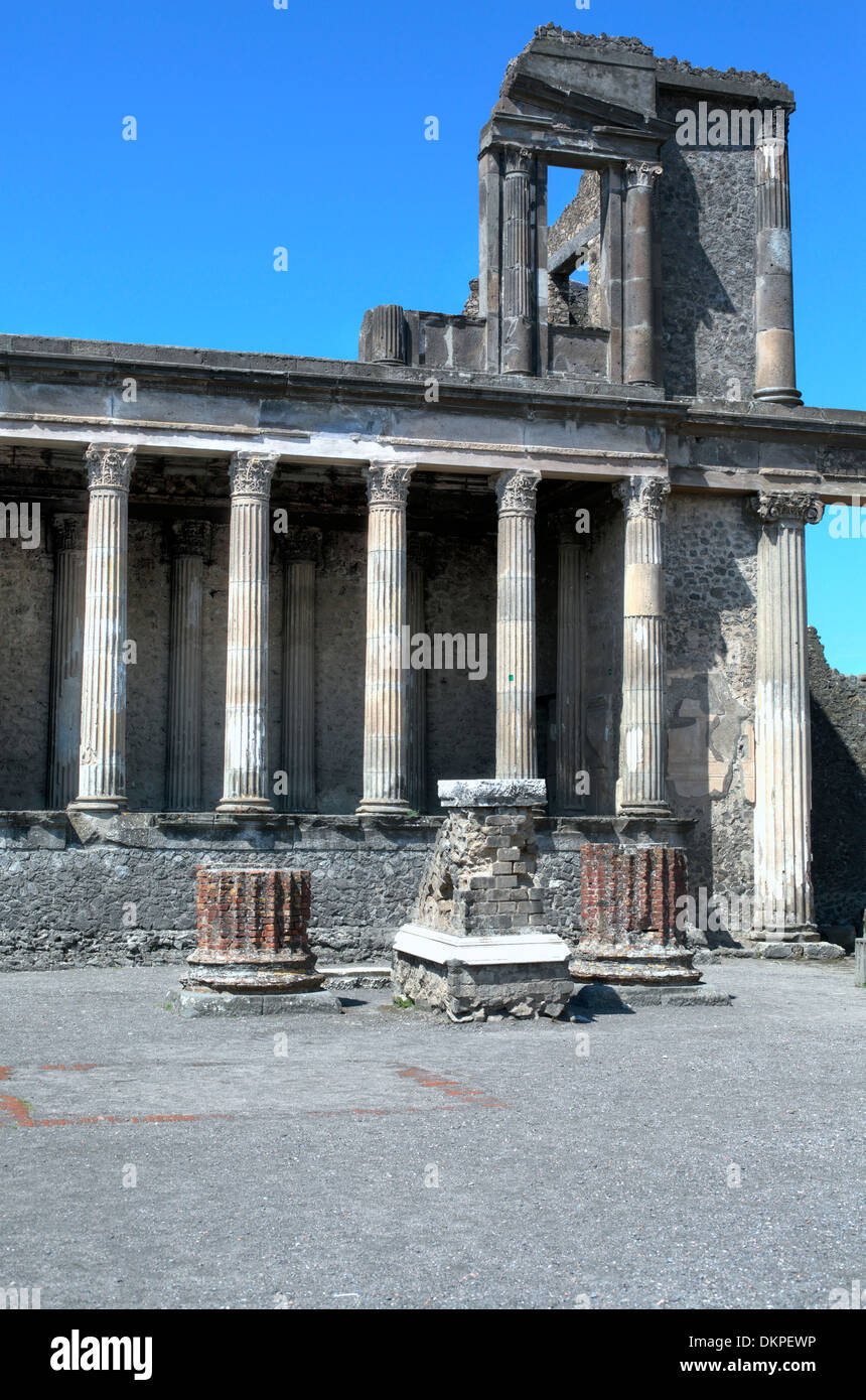 Pompeii basilica hi-res stock photography and images - Alamy