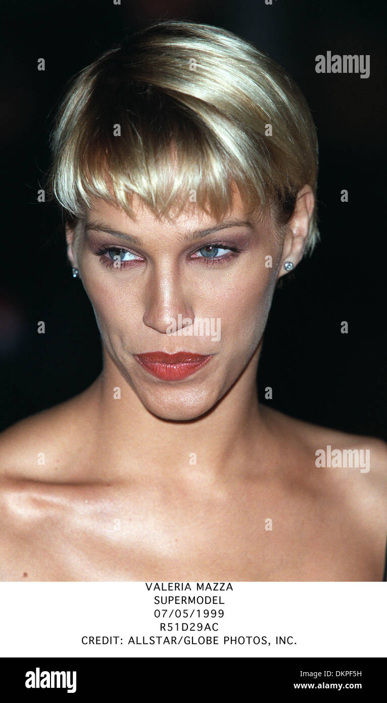 Valeria mazza hi-res stock photography and images - Alamy