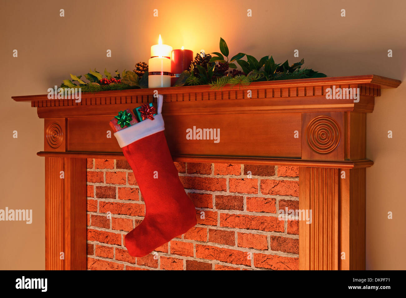Christmas scene fireplace hi-res stock photography and images - Alamy