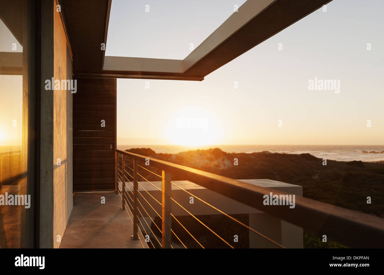Modern balcony overlooking ocean hi-res stock photography and images - Alamy