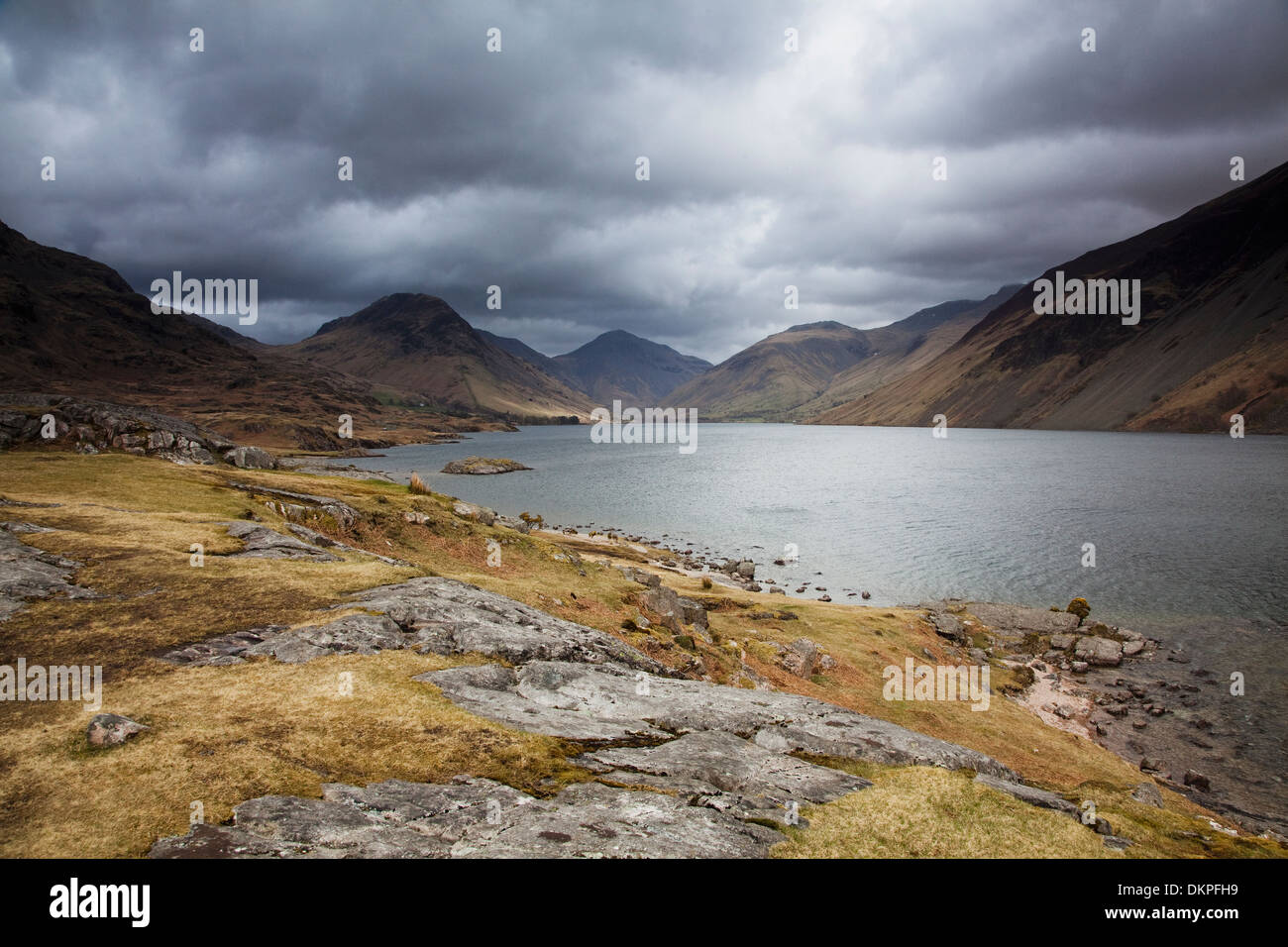 Rock surrounding hi-res stock photography and images - Alamy