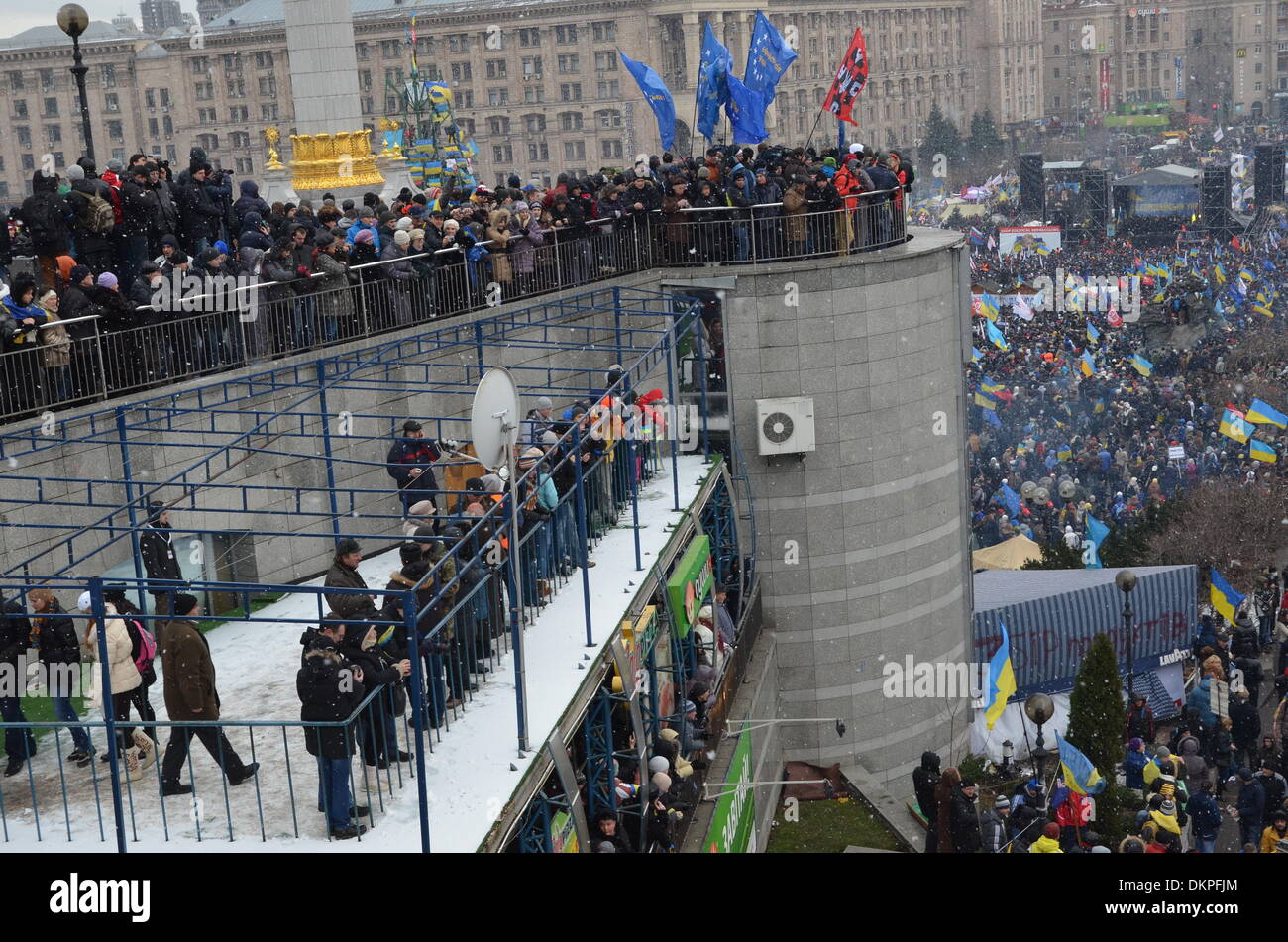 Kiev, Ukraine. 8th Dec, 2013. Popular assembly in the Ukrainian capital ...