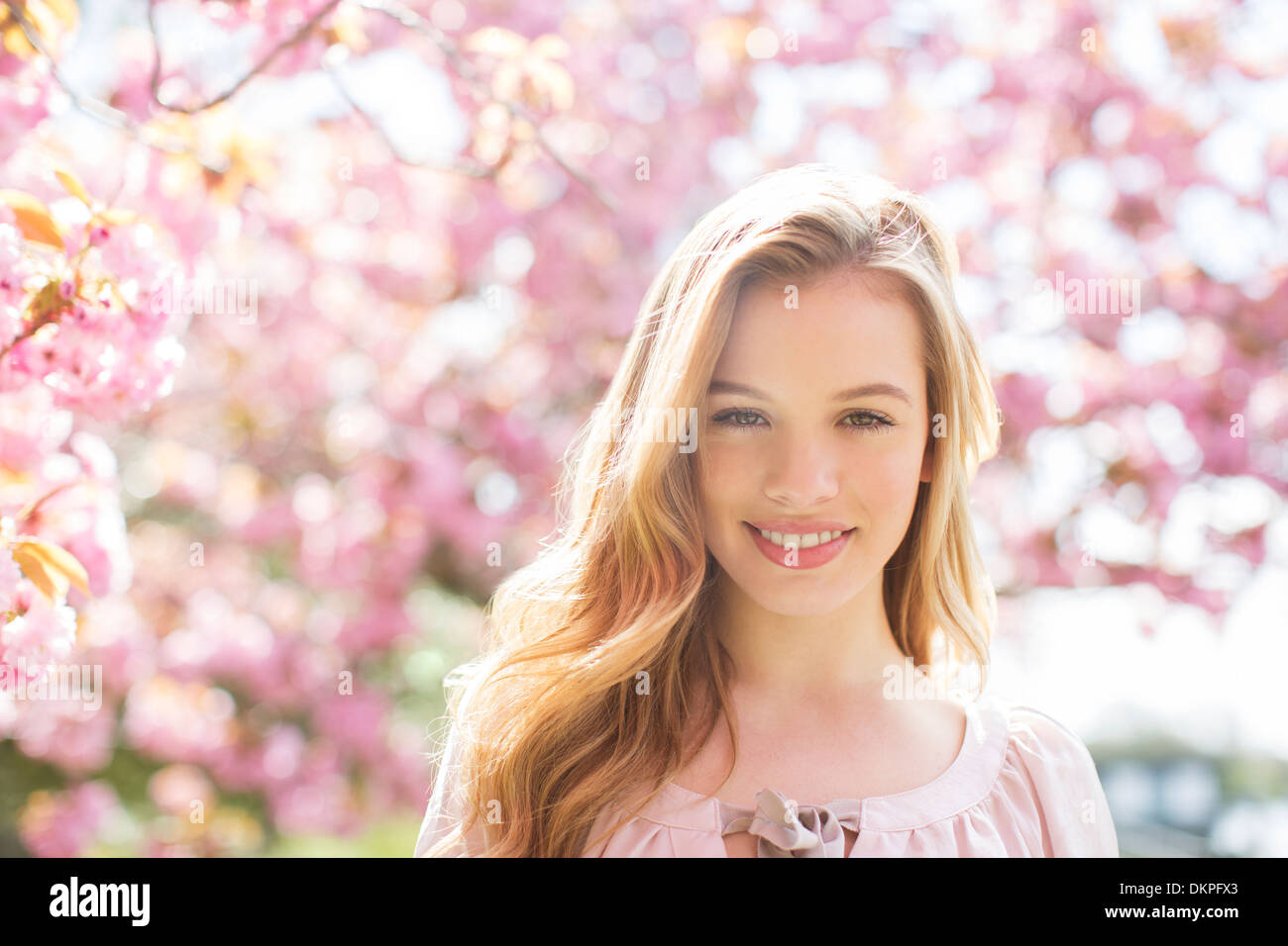 Smiling flower pink hi-res stock photography and images - Alamy