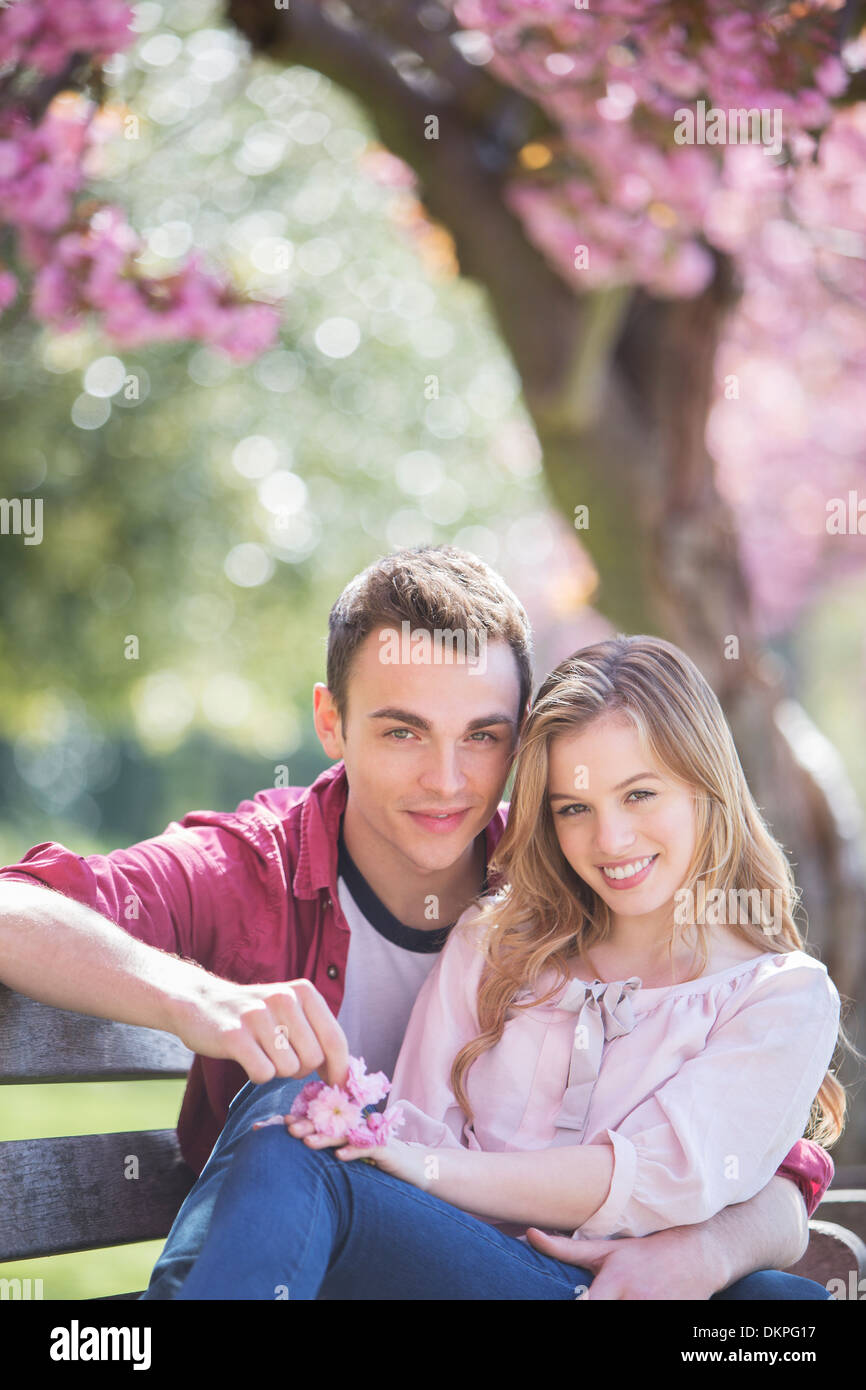 Couple seat bench hi-res stock photography and images - Alamy