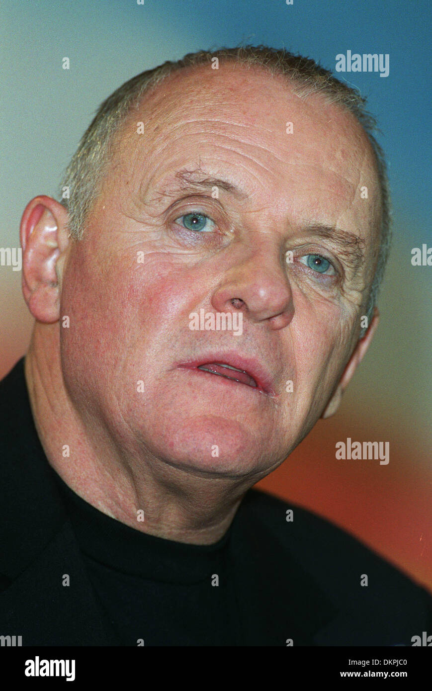 ANTHONY HOPKINS.ACTOR.NY.POTSDAMER PLATZ, BERLIN, GERMA.10/02/2001 ...