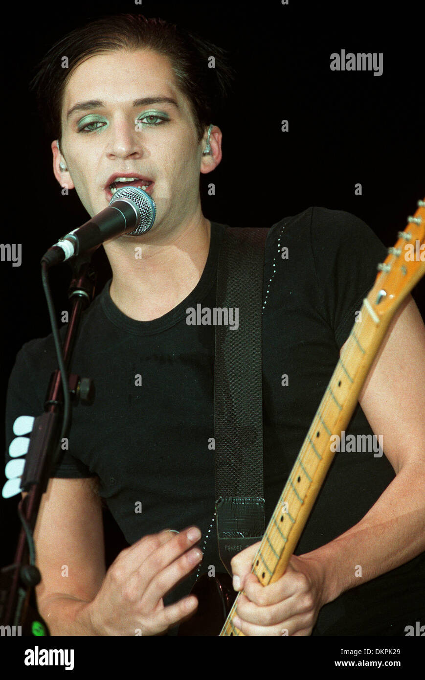 BRIAN MOLKO.LEAD SINGER WITH ''PLACEBO''.KINROSS, SCOTLAND.07/07/2001 ...