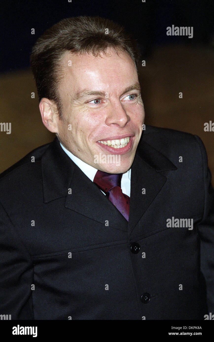 Actor warwick davis hi-res stock photography and images - Alamy