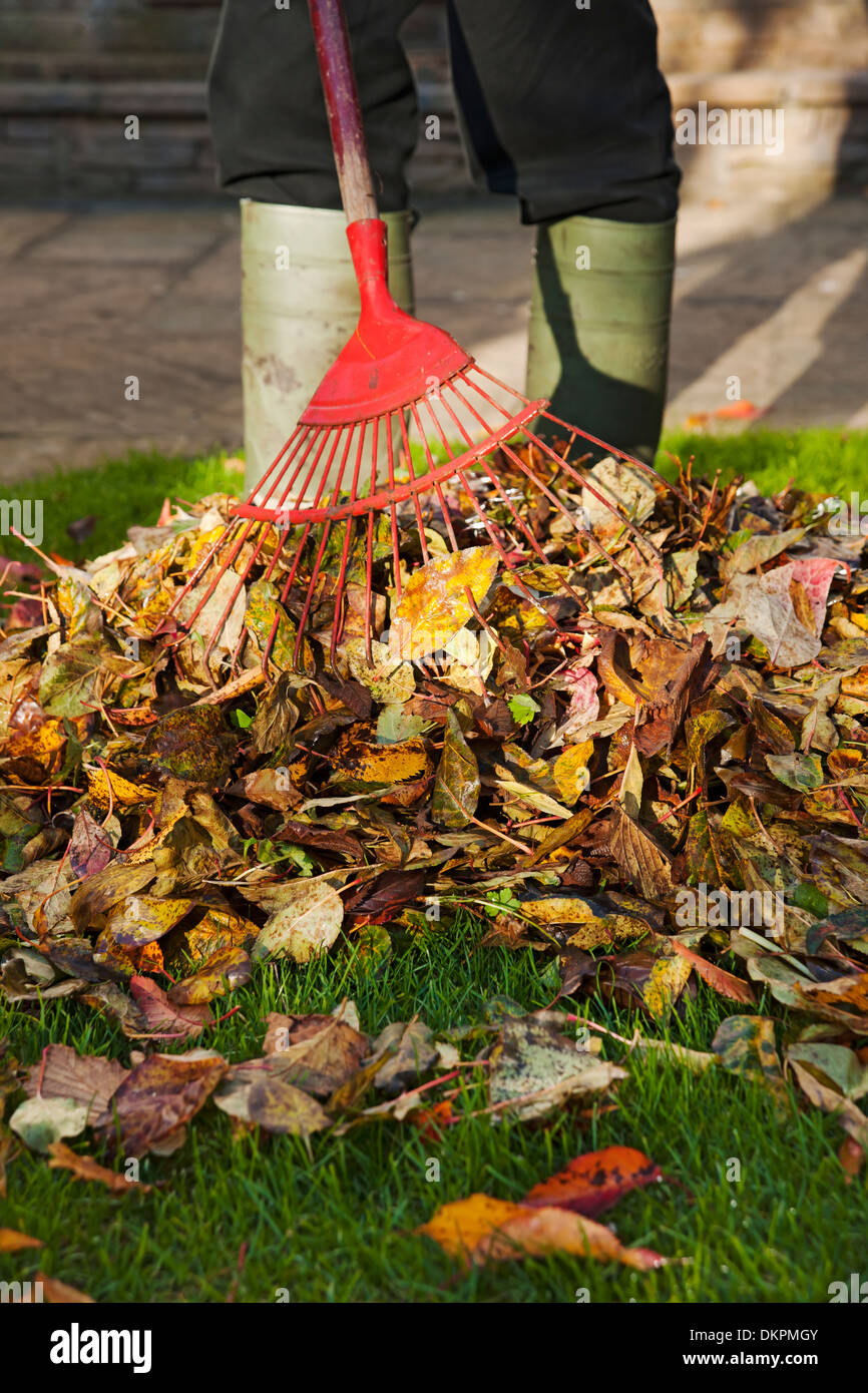 Sweeping garden hi-res stock photography and images - Alamy