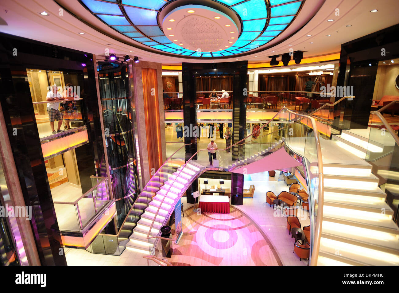 A general view of the atrium on the P&O cruise ship Ventura Stock Photo ...