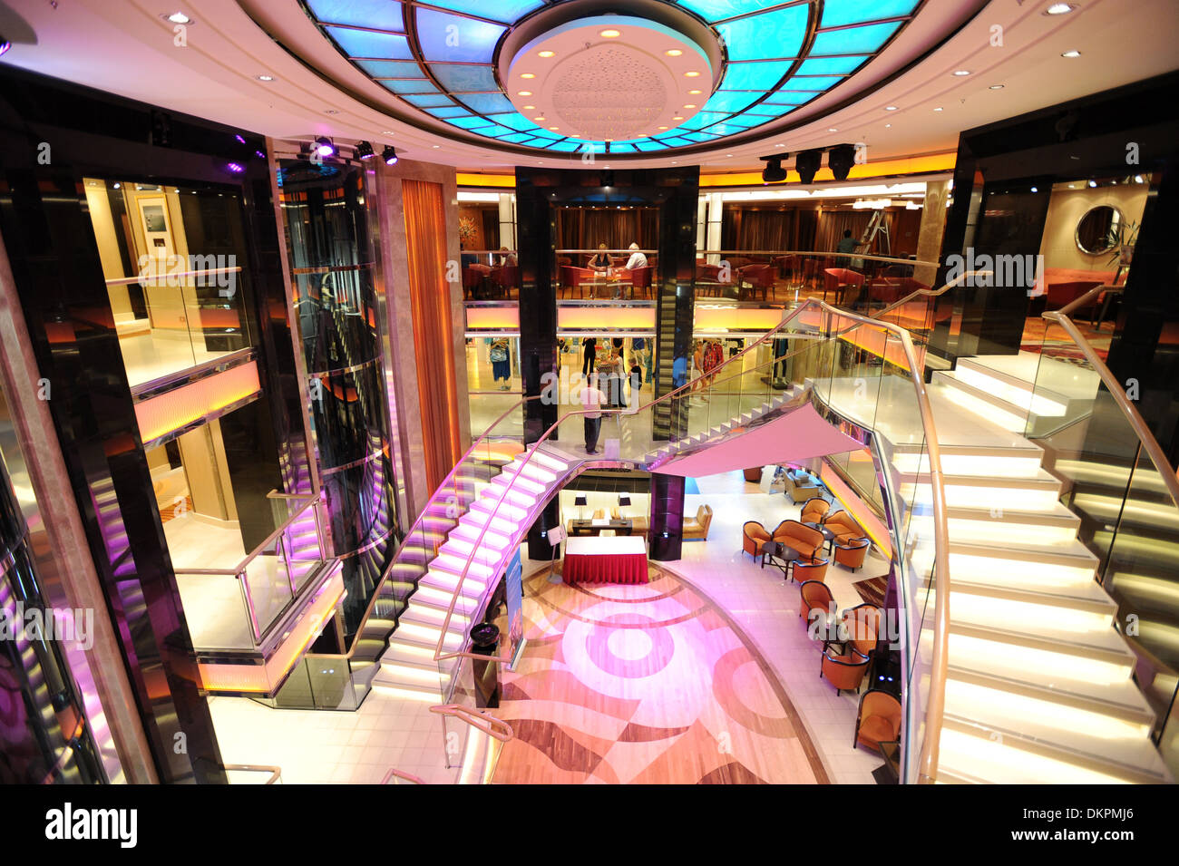 A general view of the atrium on the P&O cruise ship Ventura Stock Photo ...