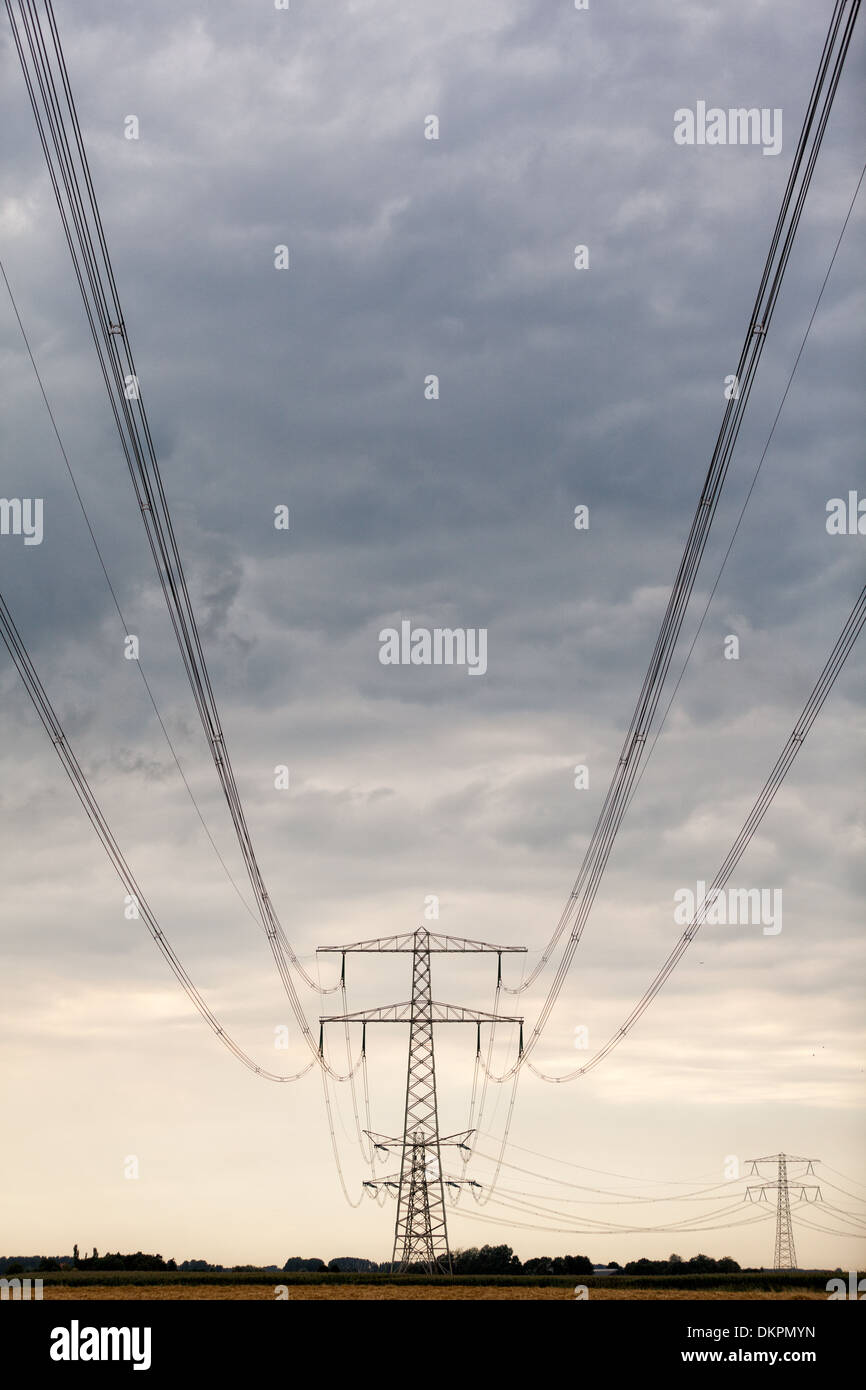 Row of power poles hi-res stock photography and images - Alamy