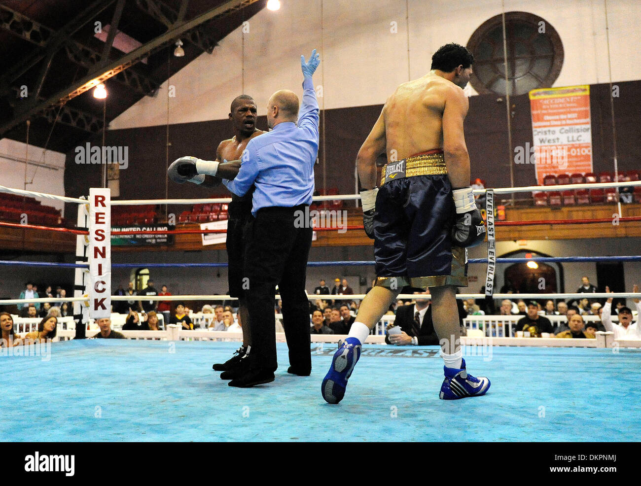 November 19, 2009: Edwin Rodriguez (blue and gold truncks) of Worcester ...