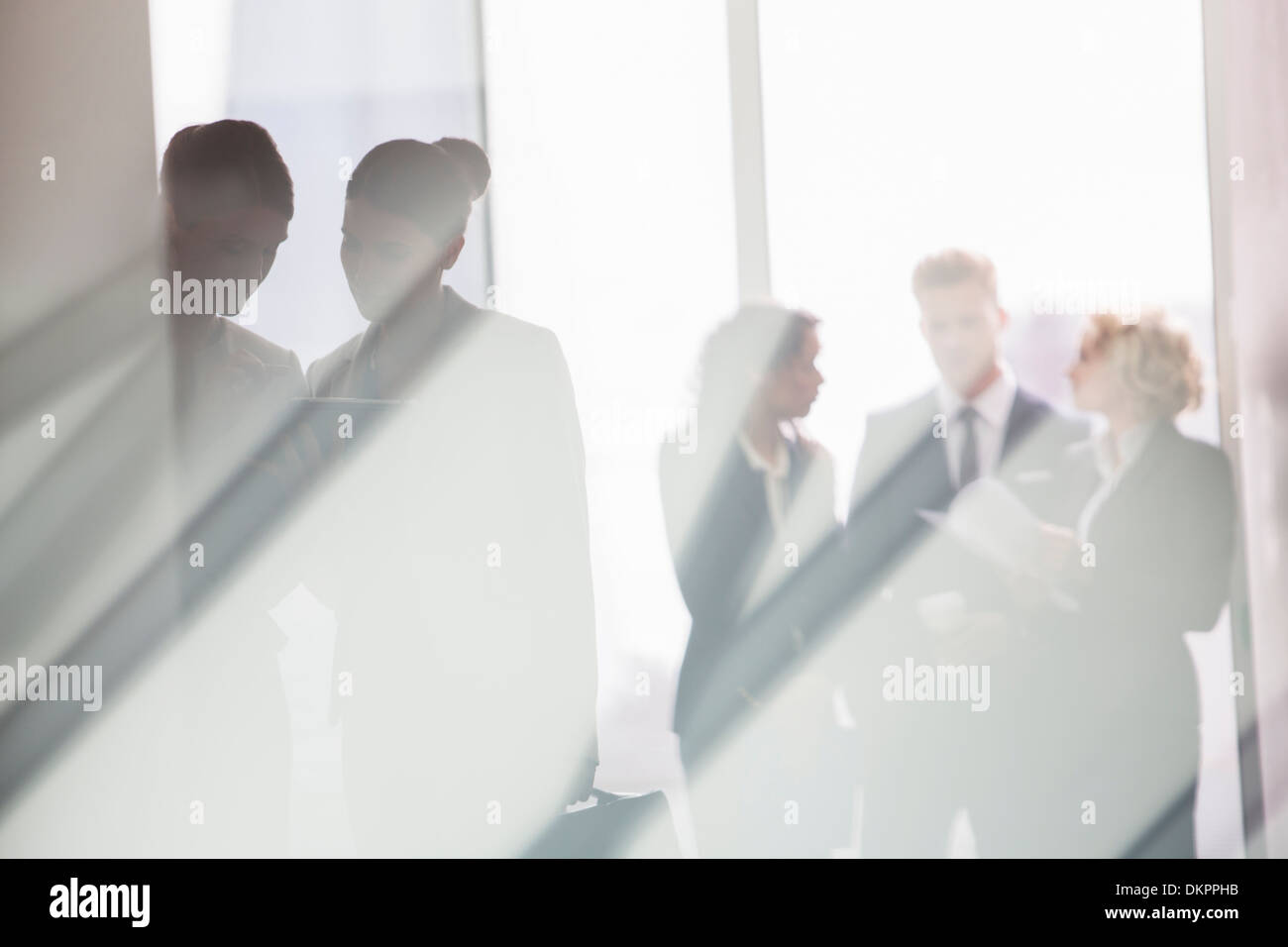 5 people talking hi-res stock photography and images - Alamy