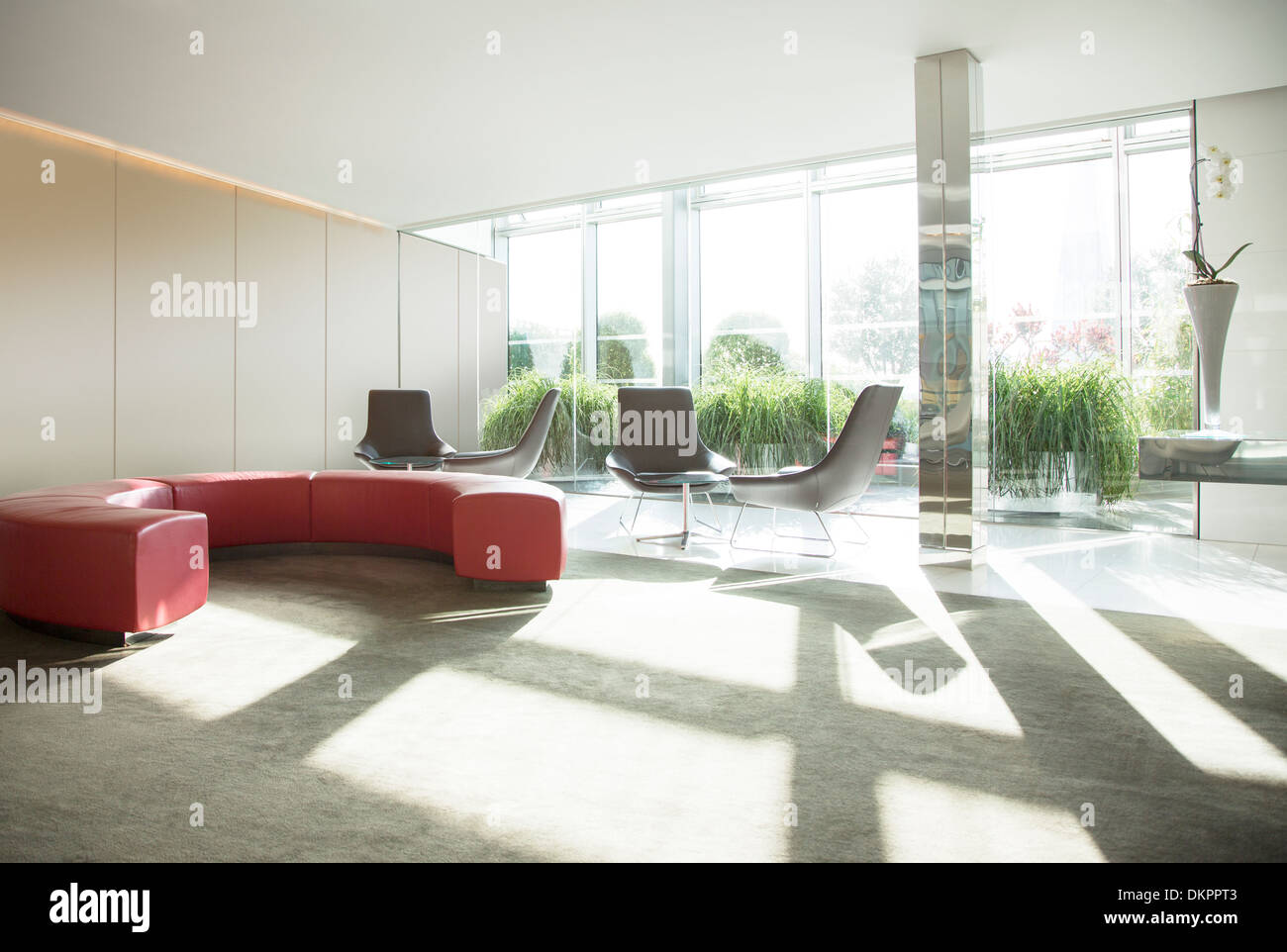 Empty lobby area in office Stock Photo - Alamy