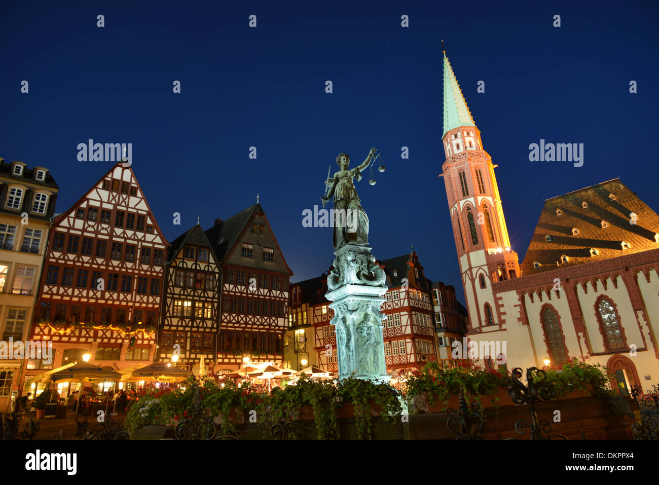 Fachwerkhaeuser Roemerberg Altstadt Frankfurt Am Stock Photos ...