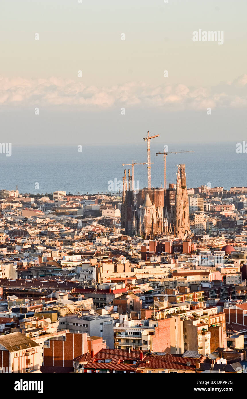 Barcelona skyline cathedral hi-res stock photography and images - Alamy