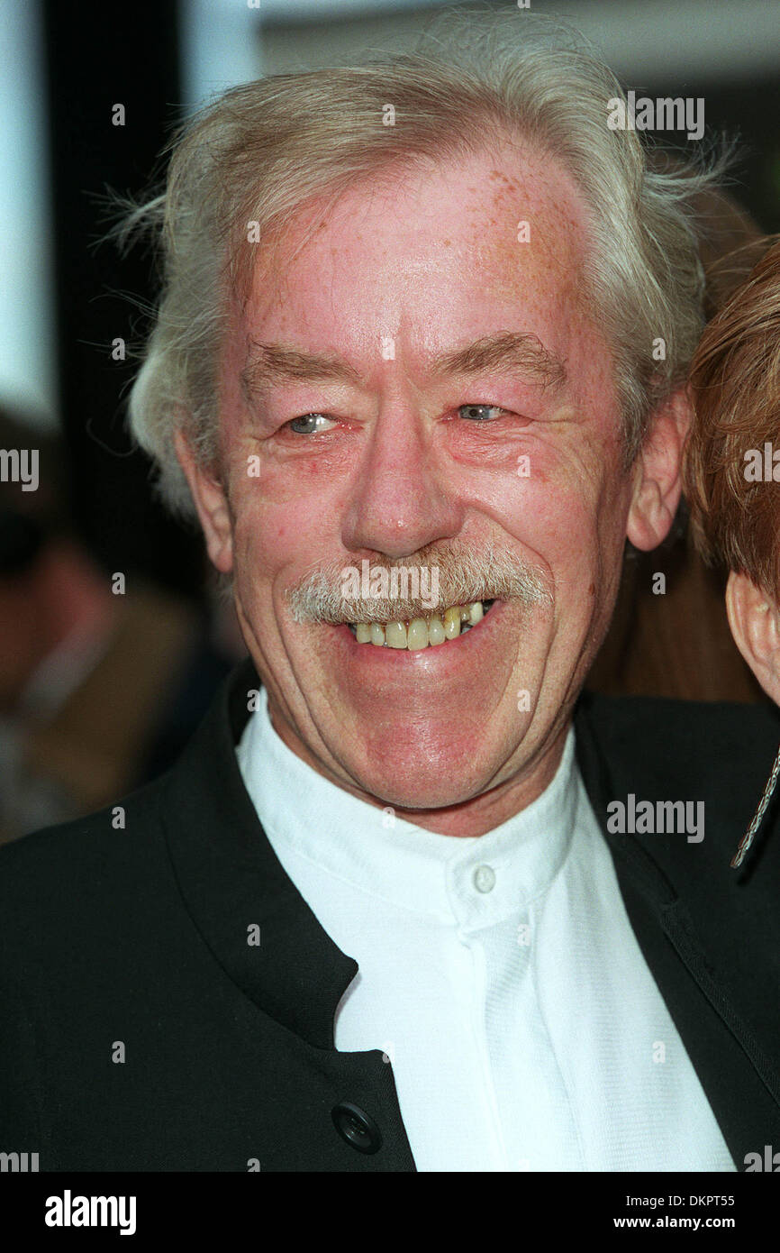 LESLIE SCHOFIELD.ACTOR, ''JEFF IN EASTENDERS''.31/05/2000.BA34B33 Stock ...