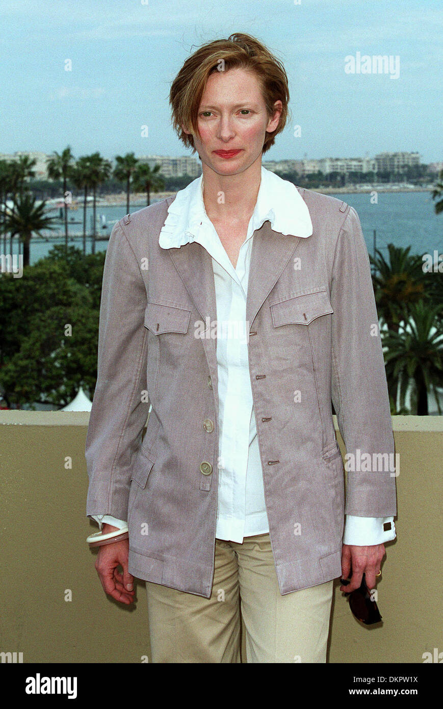 TILDA SWINTON.ACTRESS.CANNES, FRANCE, EUROPE.16/05/2001.BH69B14C Stock ...