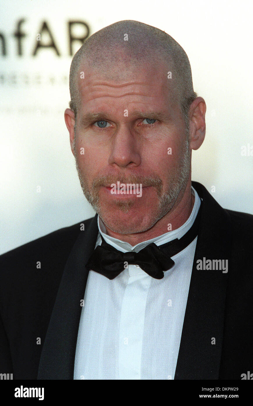 RON PERLMAN.ACTOR.CANNES, FRANCE, EUROPE.17/05/2001.BH73D12C Stock ...