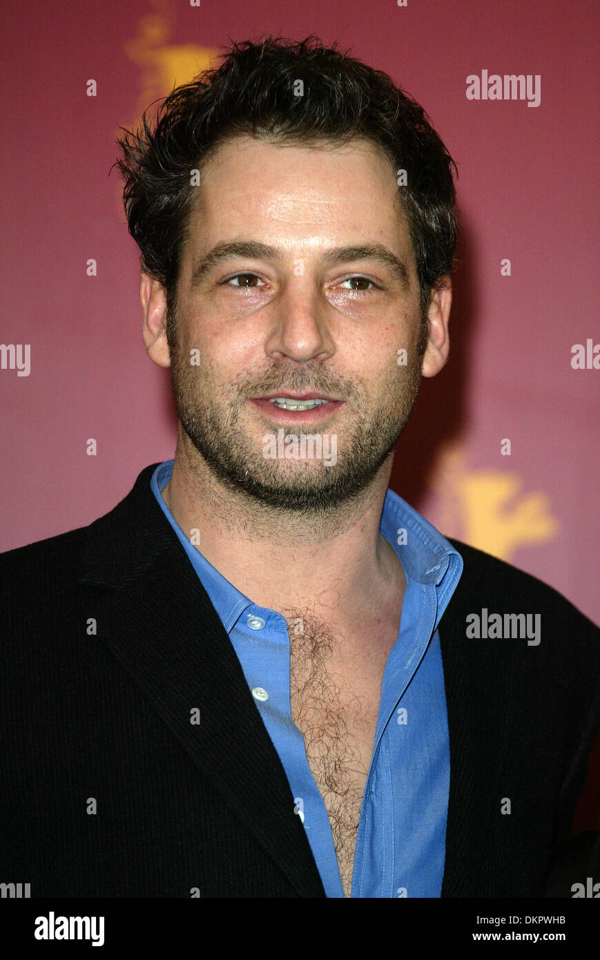 JEREMY NORTHAM.ACTOR.ANY.POTSDAMMER PLATZ, BERLIN, GERM.10/02/2002.DI559 Stock Photo - Alamy