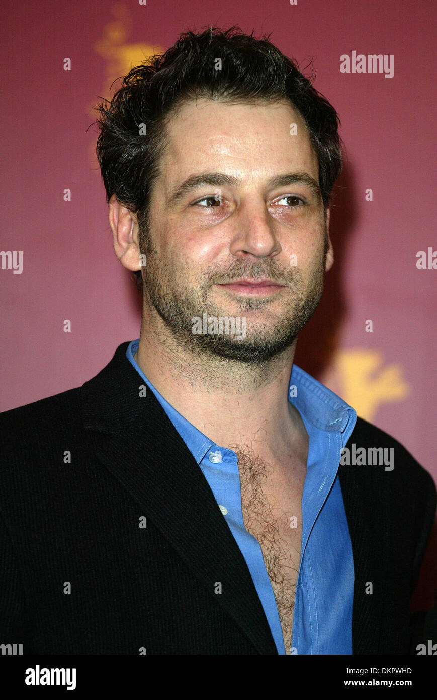 JEREMY NORTHAM.ACTOR.ANY.POTSDAMMER PLATZ, BERLIN, GERM.10/02/2002.DI560 Stock Photo - Alamy