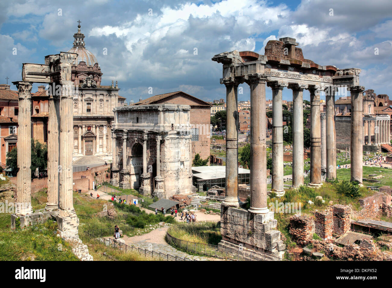 Temple of Saturn and Triumphal arch of Septimius Severus, Roman Forum ...