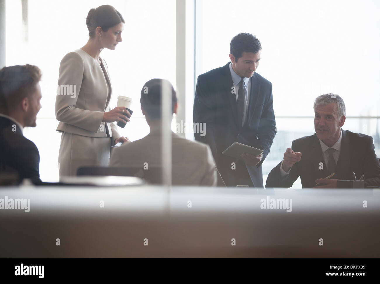 People sitting down talking hi-res stock photography and images - Alamy