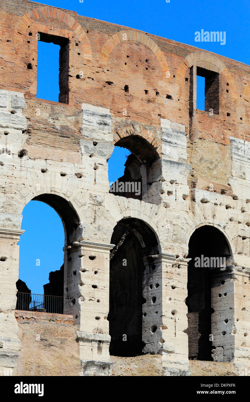 Roman colosseum and arch hi-res stock photography and images - Alamy