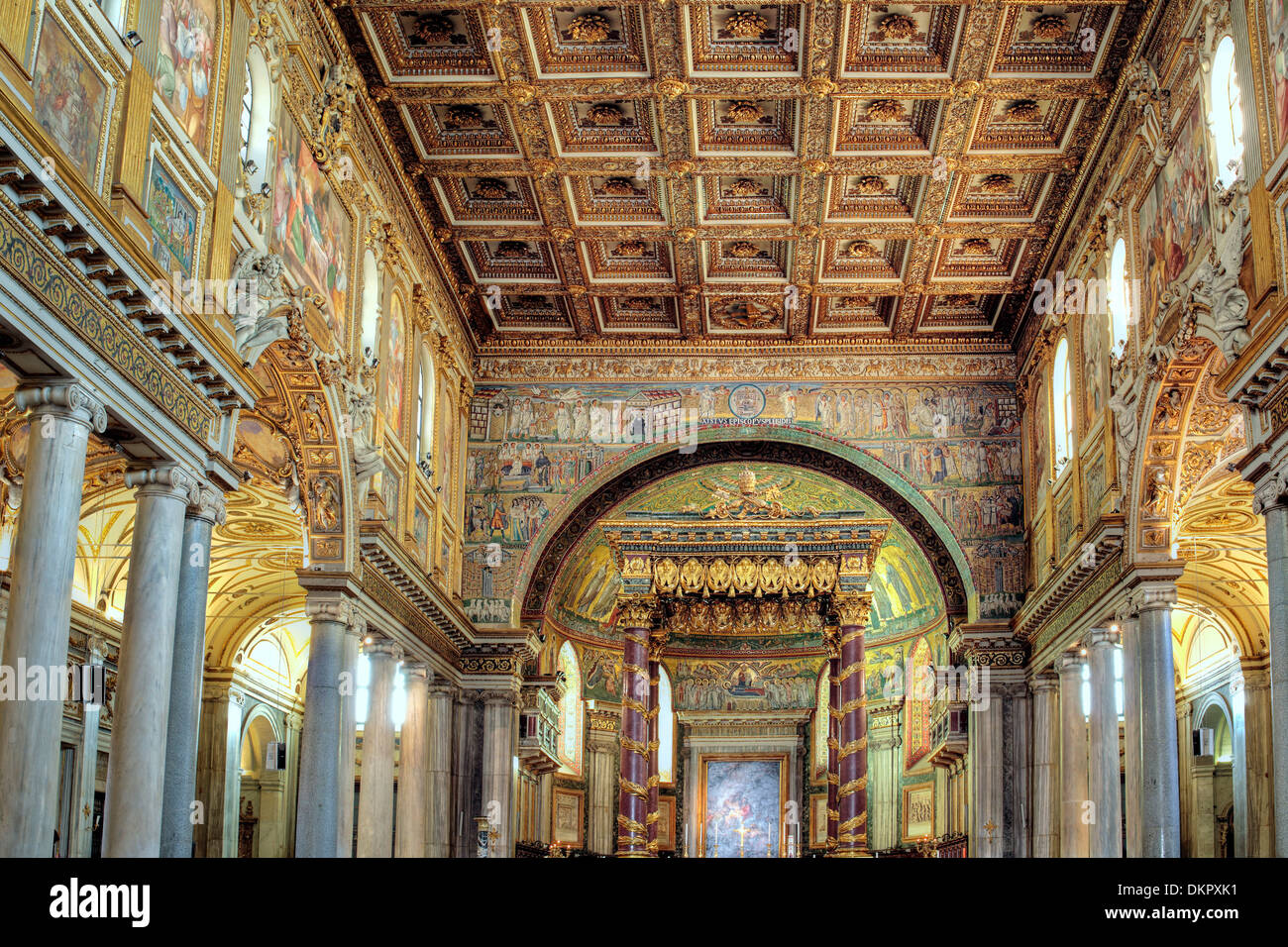 Santa maria maggiore rome interior hi-res stock photography and images ...