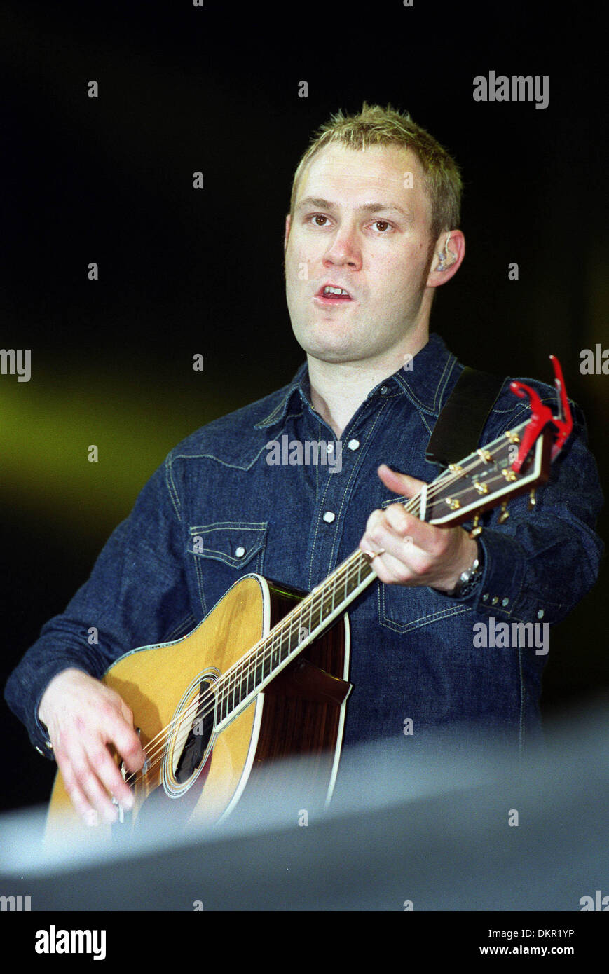 DAVID GRAY.SINGER.KINROSS, SCOTLAND.07/07/2001.BM95F15C. 2001 Stock ...