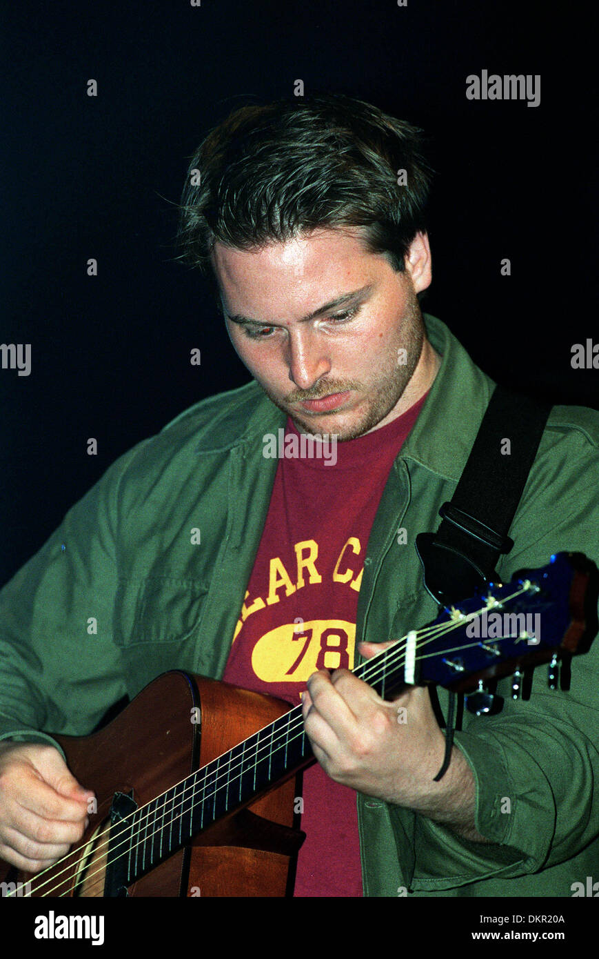 OLLY KNIGHTS.LEAD SINGER ''TURIN BRAKES''.KINROSS, SCOTLAND.07/07/2001 ...