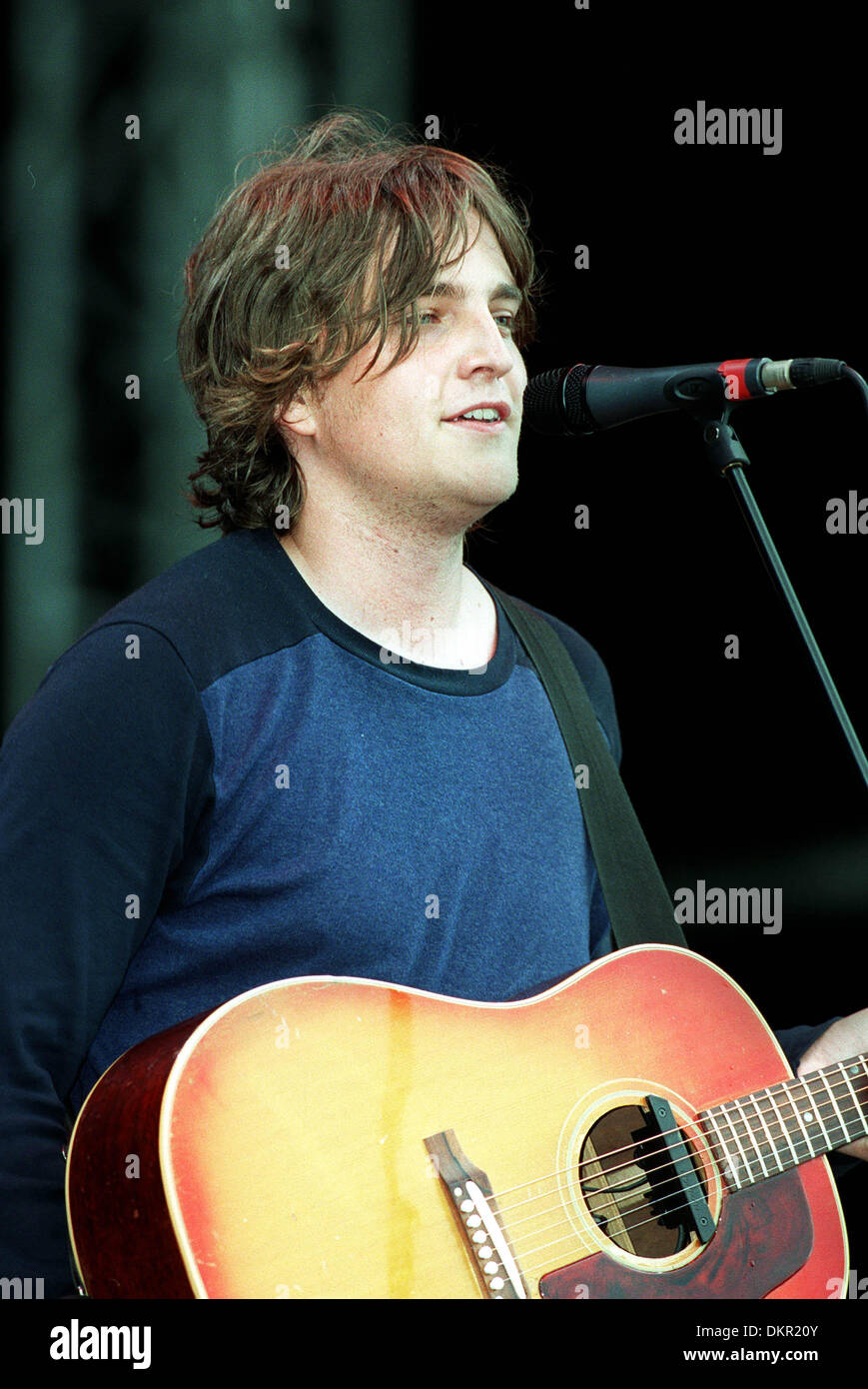 JAMES WALSH.LEAD SINGER ''STAR SAILOR''.KINROSS, SCOTLAND.07/07/2001 ...
