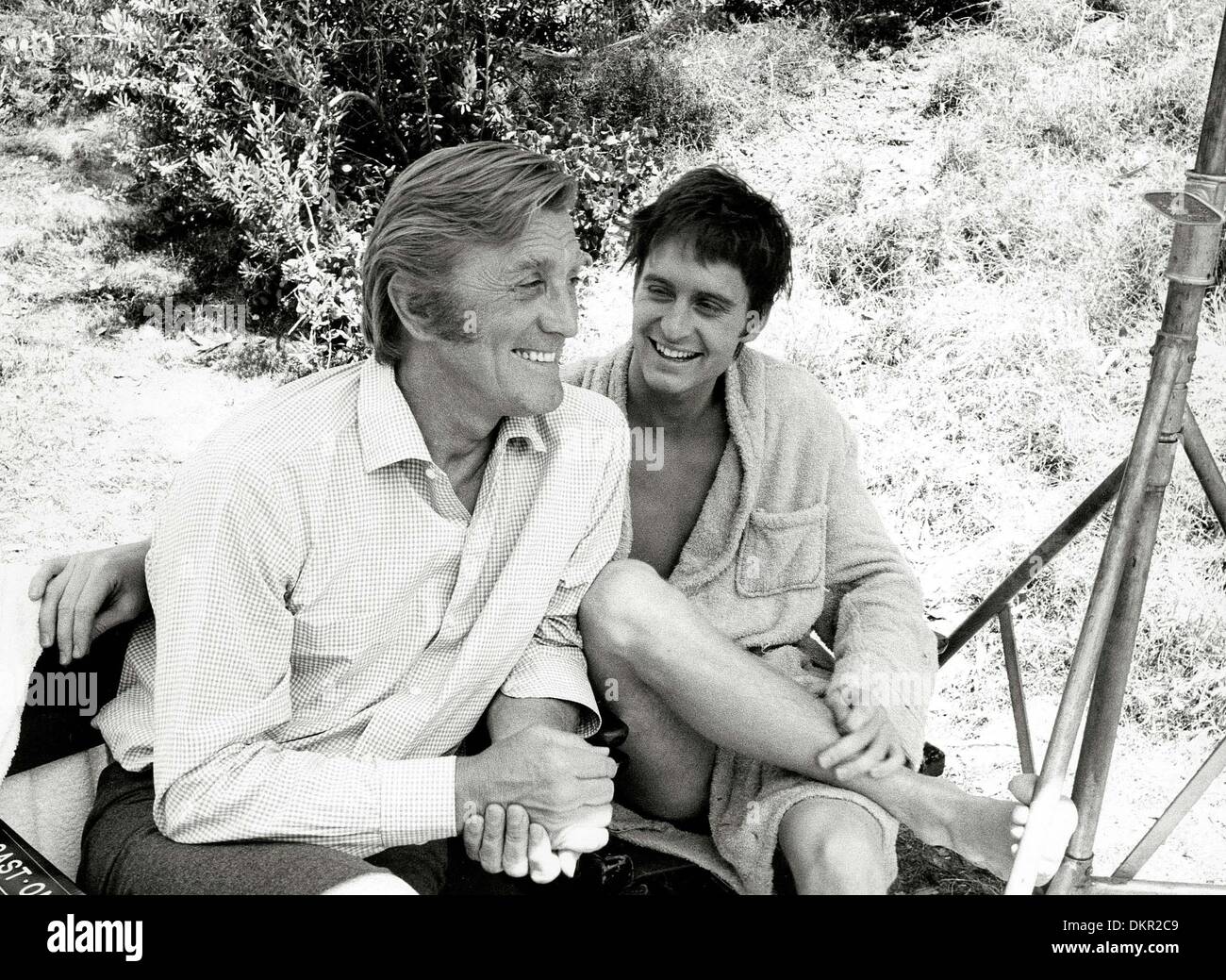 Sept. 18, 2002 - KIRK DOUGLAS AND MICHAEL DOUGLAS. RON THAL/(Credit ...