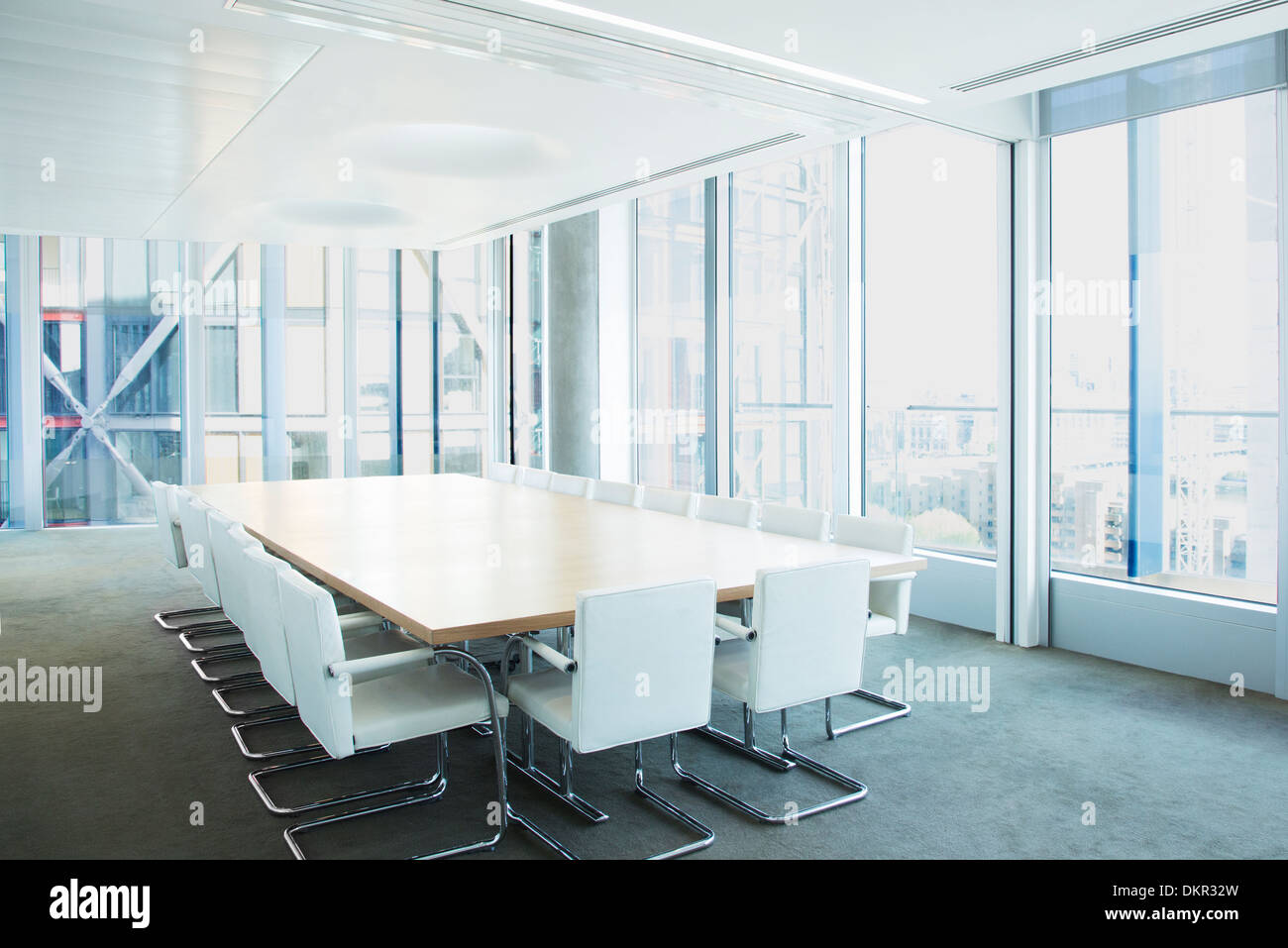 Empty conference table hi-res stock photography and images - Alamy