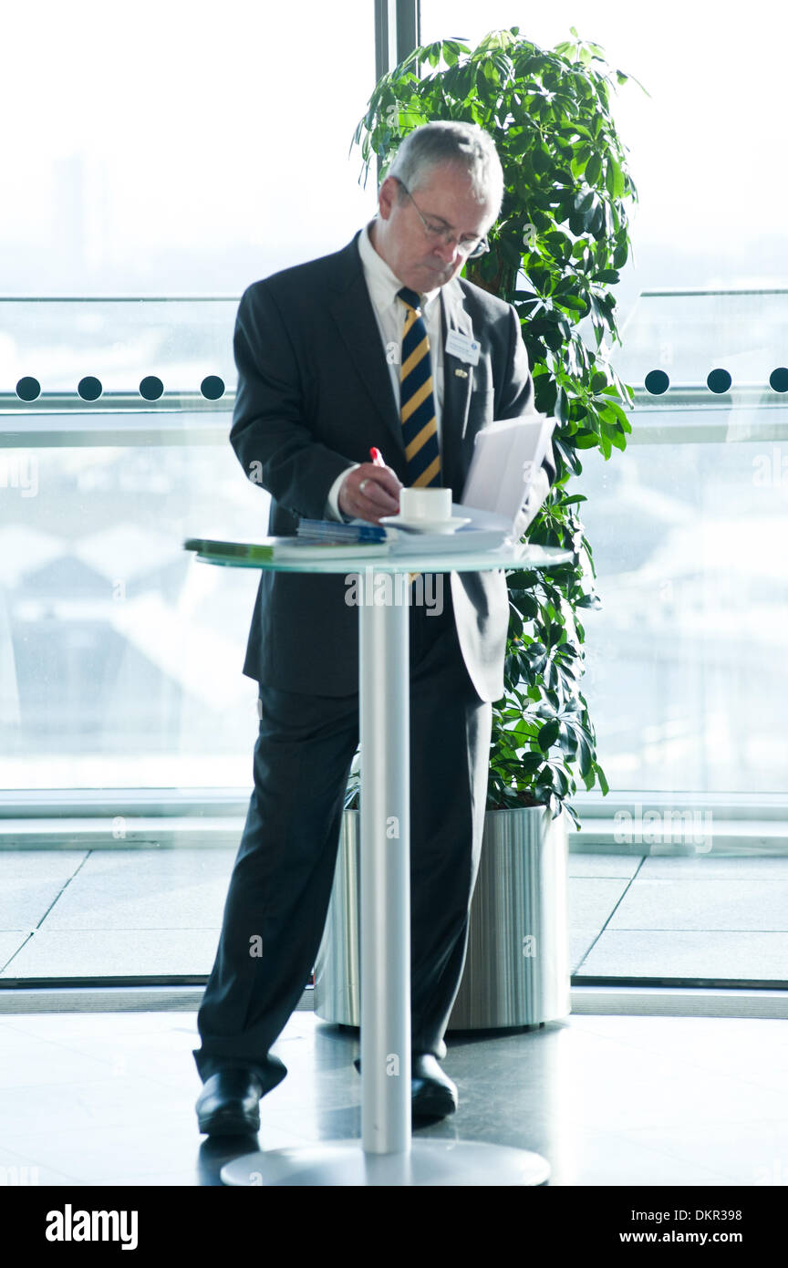 Sir peter hall hi-res stock photography and images - Alamy