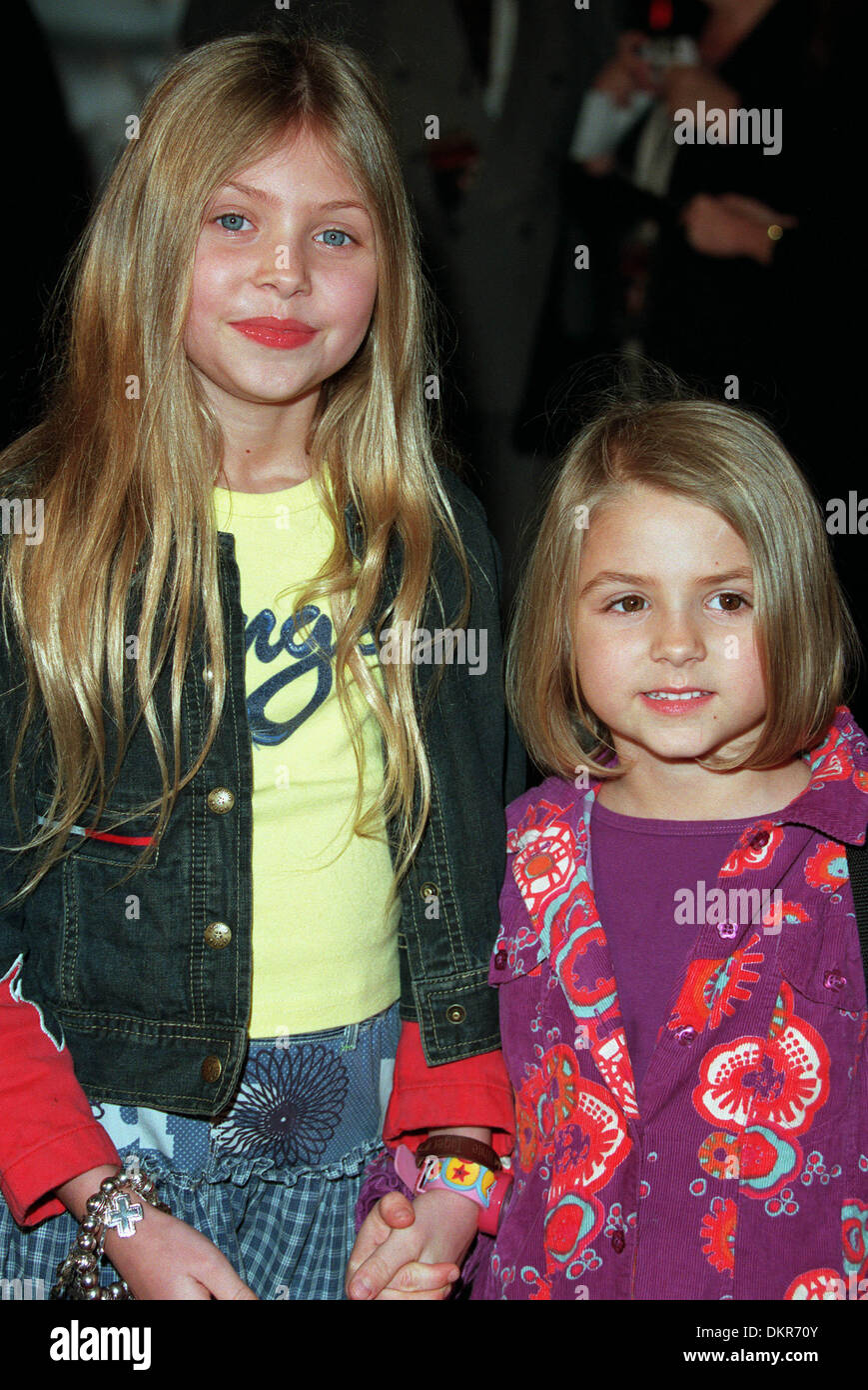 TAYLOR & SLOANE MOMSEN.ACTRESSES.WESTWOOD, LA, USA.25/02/2002.BQ34B5 ...