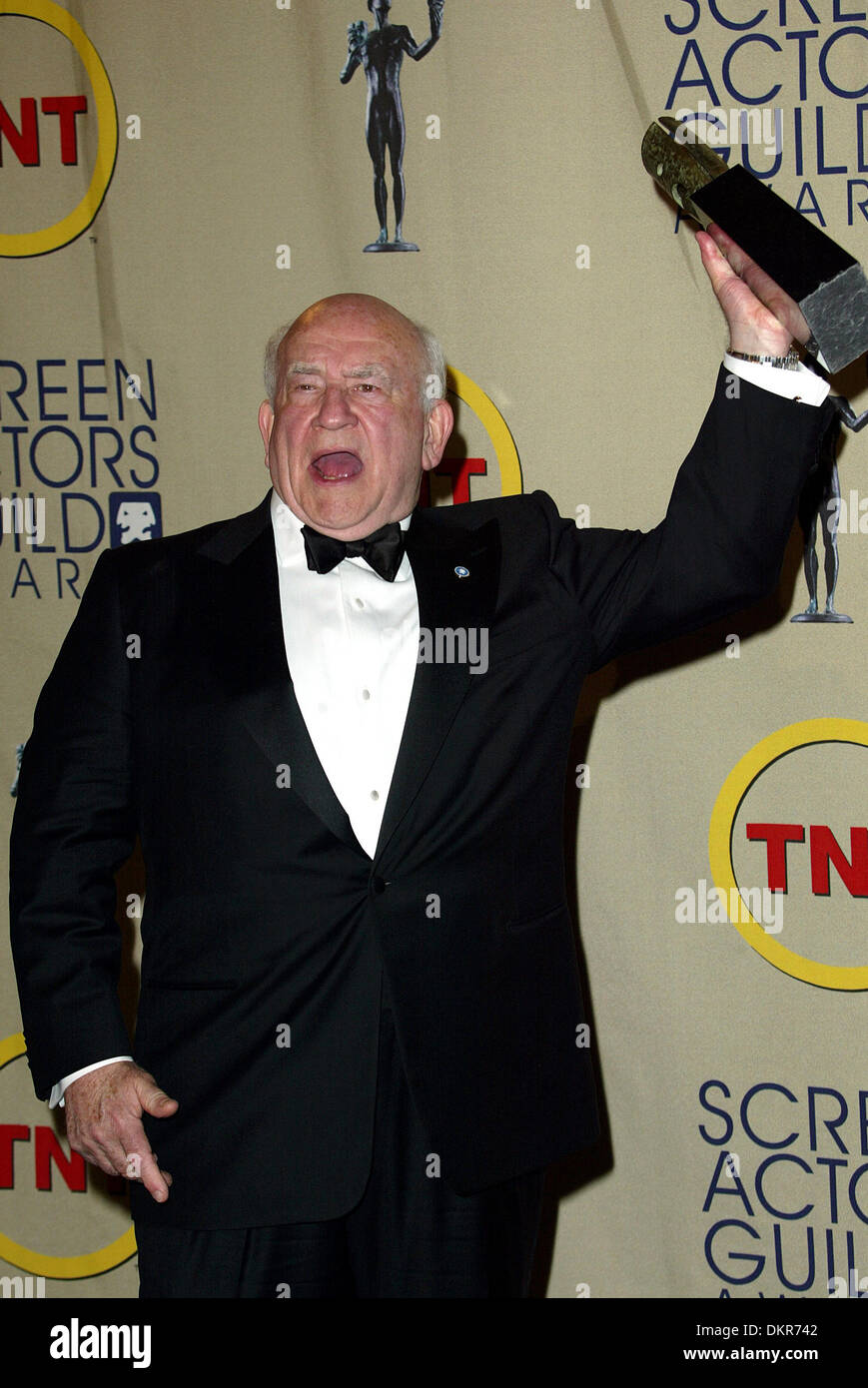 ED ASNER.ACTOR.SA.SHRINE THEATRE, LOS ANGELES, U.10/03/2002.LA678 Stock ...