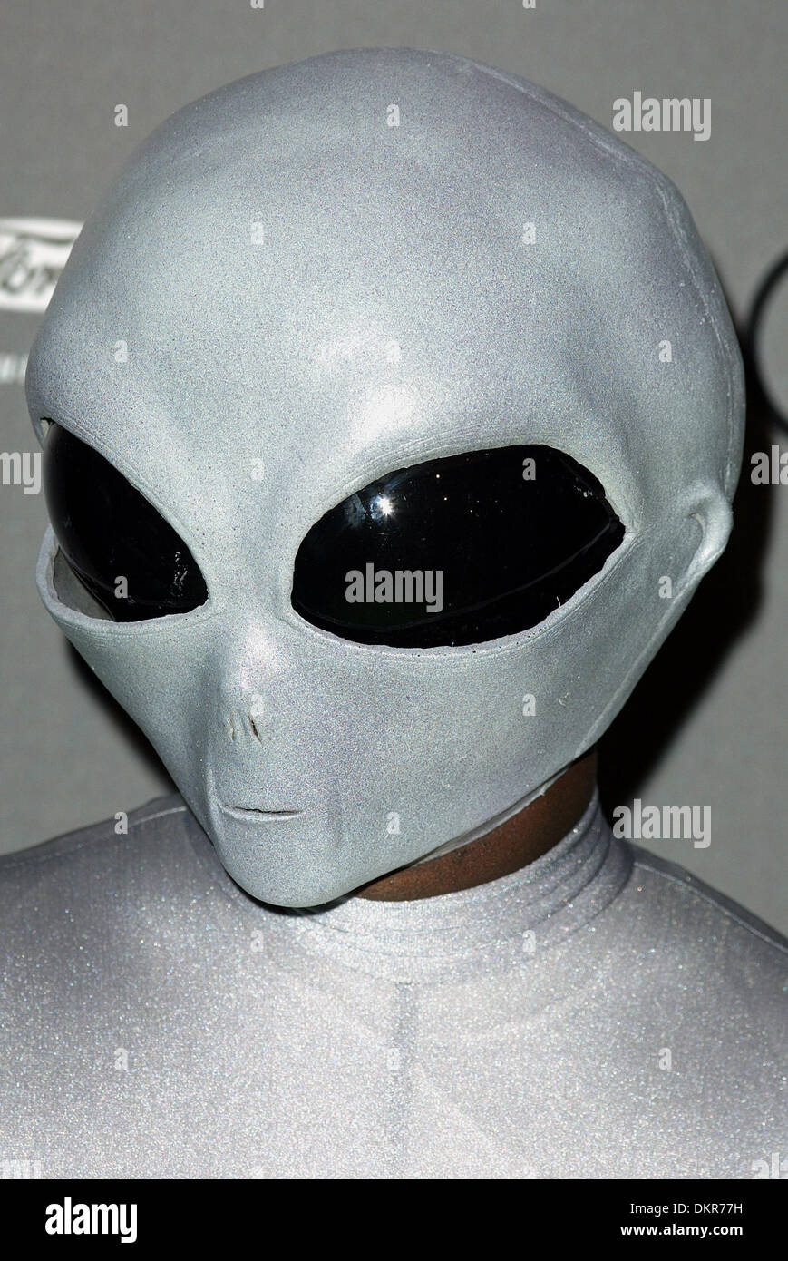 X files alien hi-res stock photography and images - Alamy
