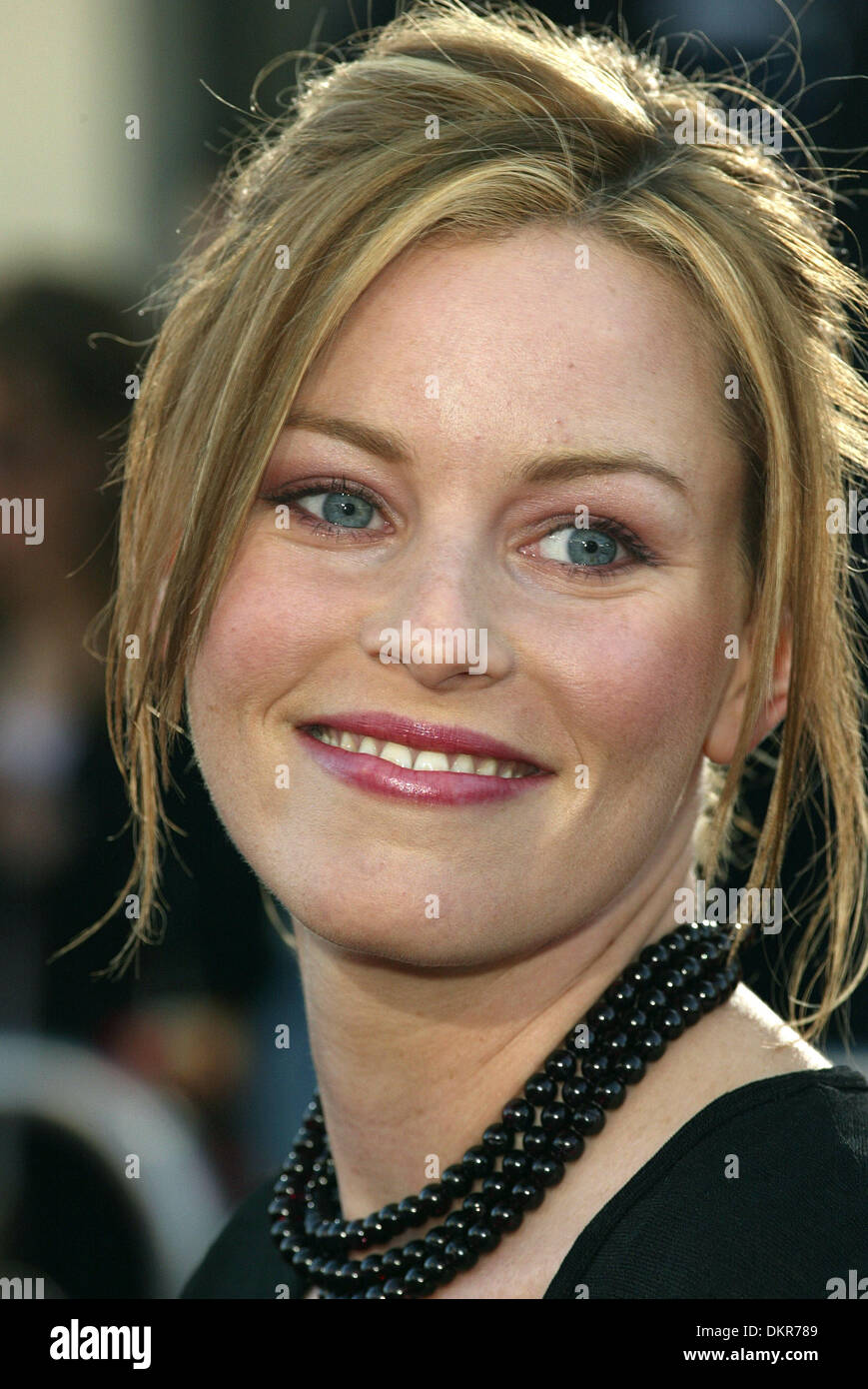 Elizabeth banks 2002 hi-res stock photography and images - Alamy