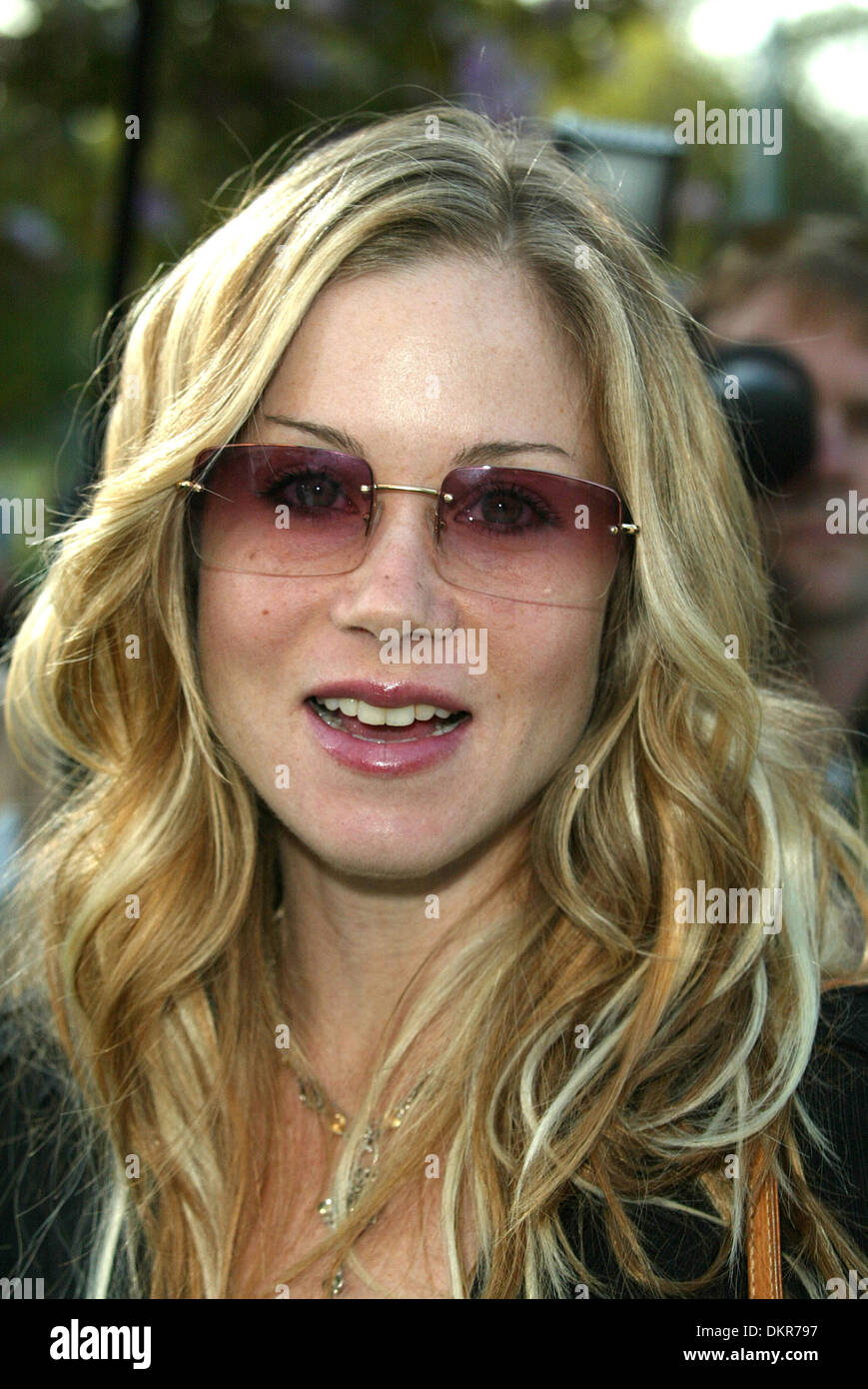 Christina applegate 2002 hi-res stock photography and images - Alamy