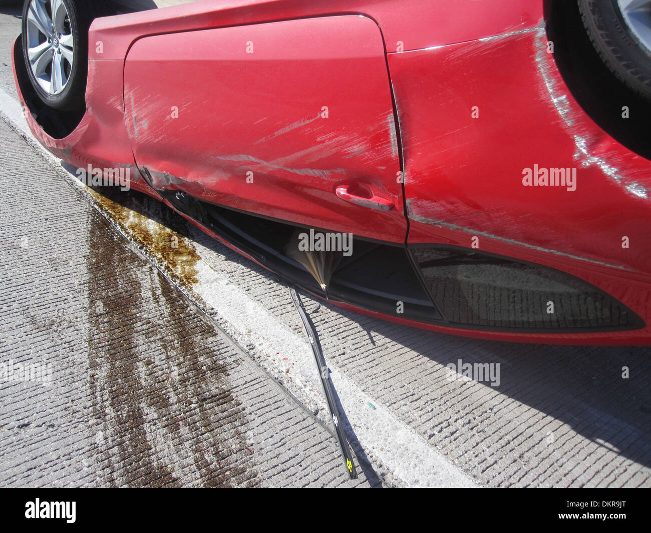 USA, Hyundai, accident, car, damage, roll over Stock Photo - Alamy