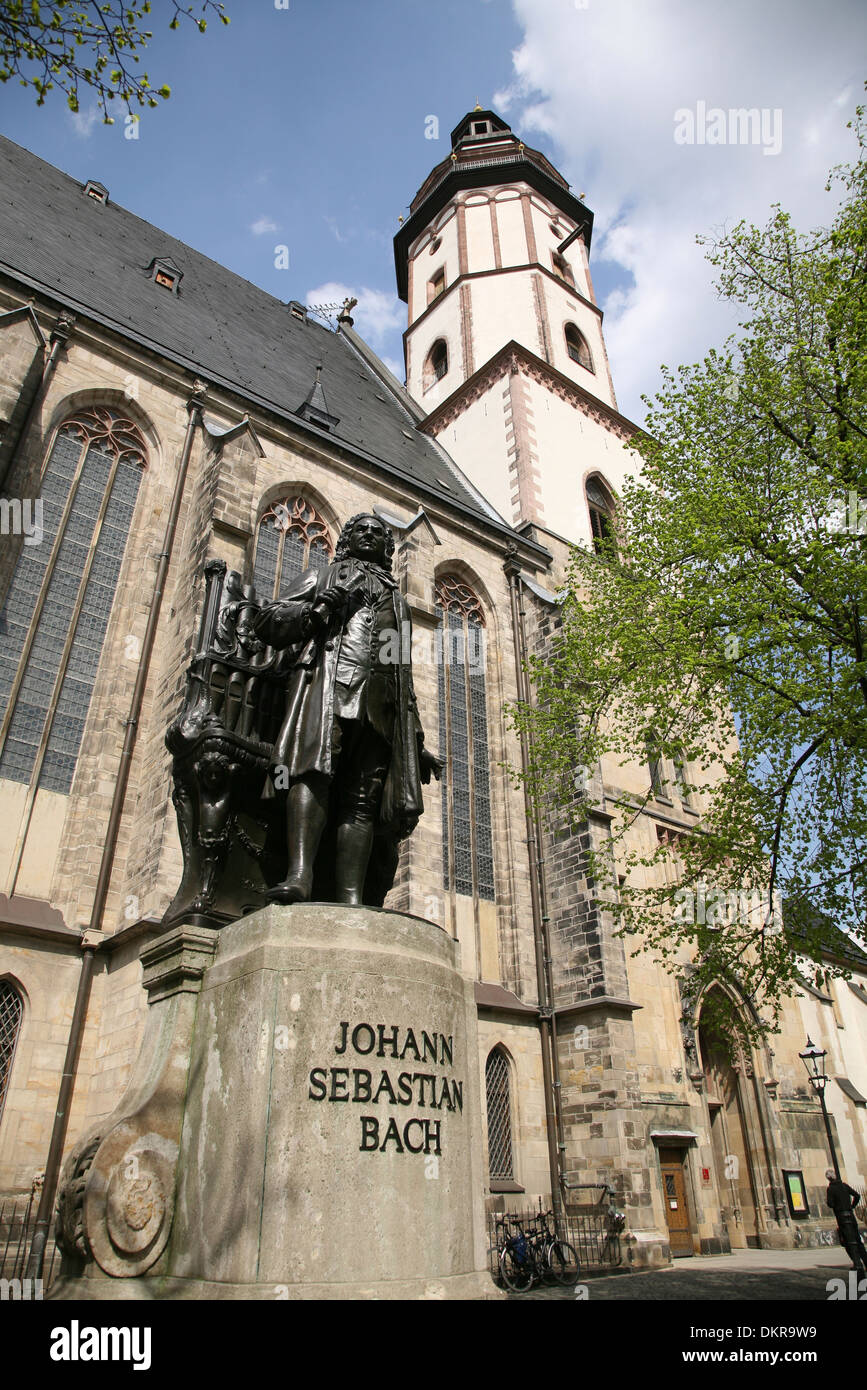 Leipzig Sachsen Thomaskirchhof Thomaskirche Bach Denkmal Stock Photo ...